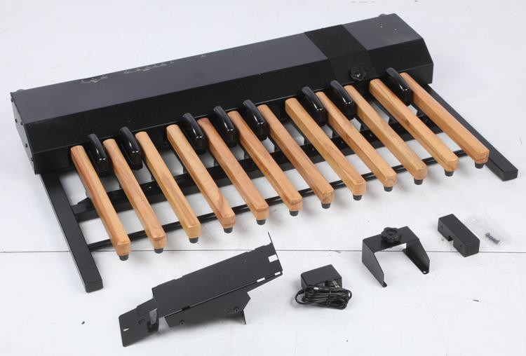 Hammond XPK-200GL 20-note MIDI Sound Pedalboard | Sweetwater