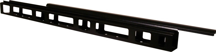 Gator GE-CBLMNGMTL-18 - 18U Cable Management Slot | Sweetwater