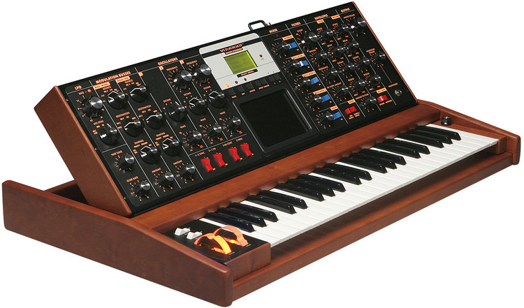 Moog Minimoog Voyager Cherry Select Series - Select Solar Cherry ...