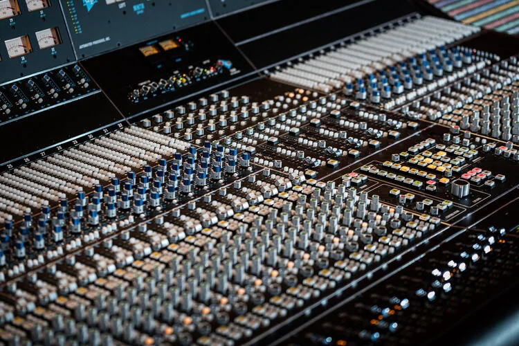 API Legacy AXS 32 Analog Recording and Mixing Console | Sweetwater