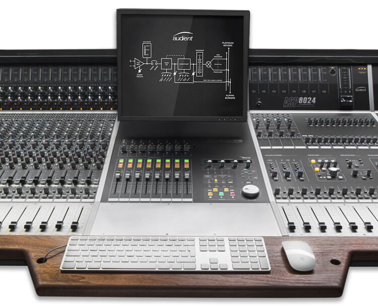 Audient ASP8024-HE 24-channel Recording Console with DLC and Patchbay ...