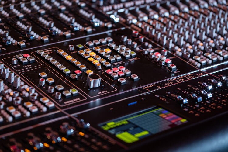 API Legacy AXS 32 Analog Recording and Mixing Console | Sweetwater