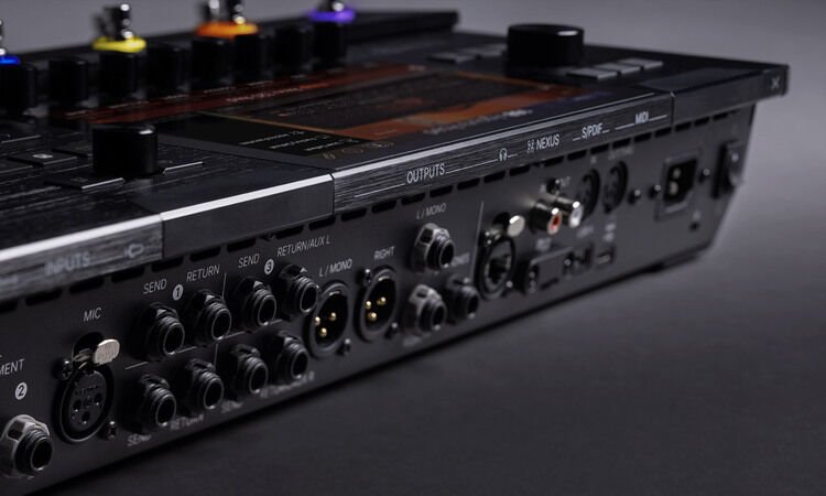 Line 6 Helix Stadium XL Amp Modeler and FX Processor | Sweetwater