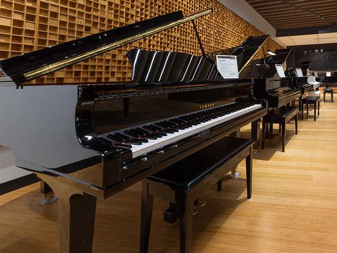 Piano Showroom at the Sweetwater Music Store | Sweetwater.com
