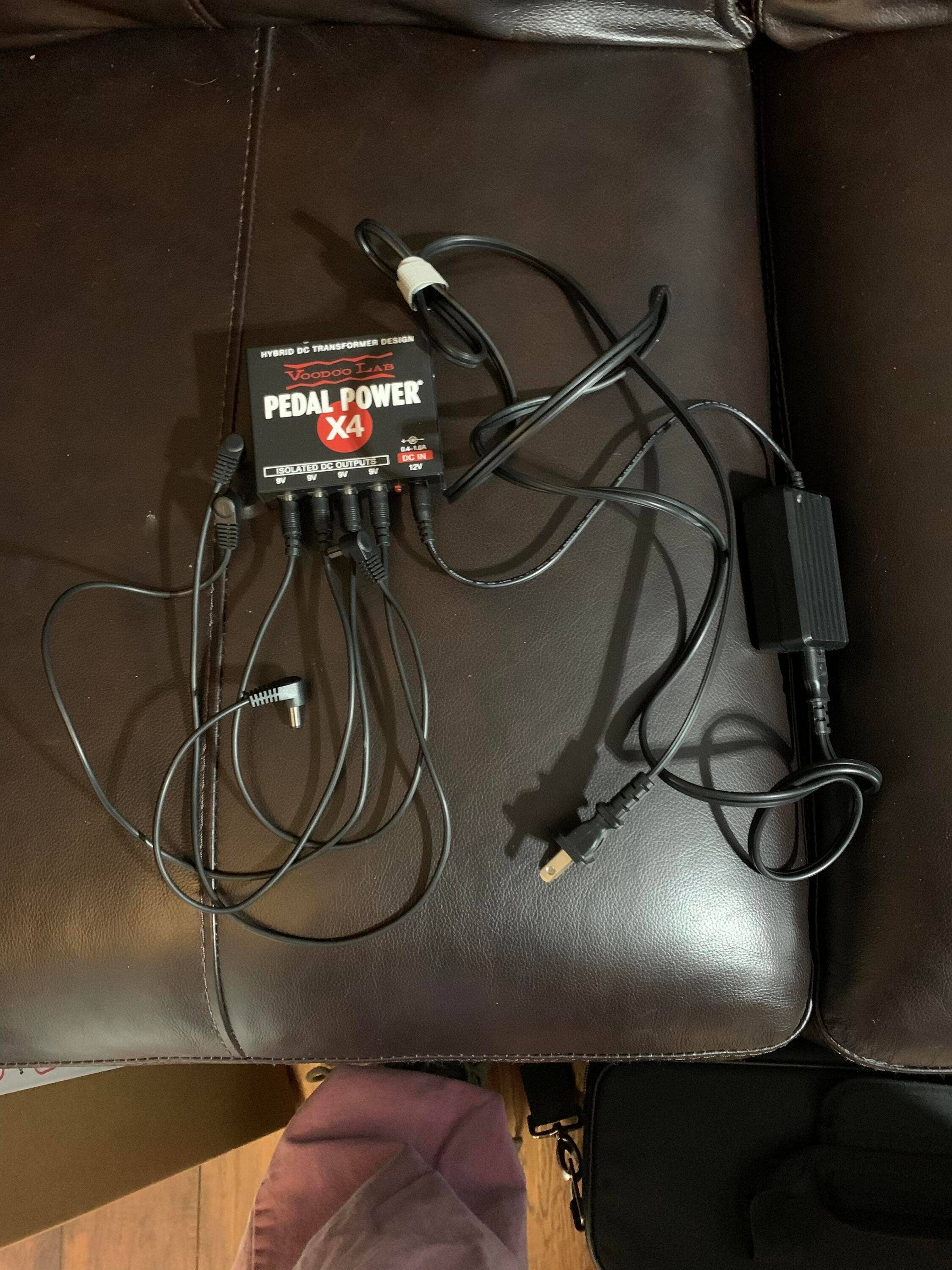Used Voodoo Lab Pedal Power X4 4-output Isolated Guitar Pedal Power ...