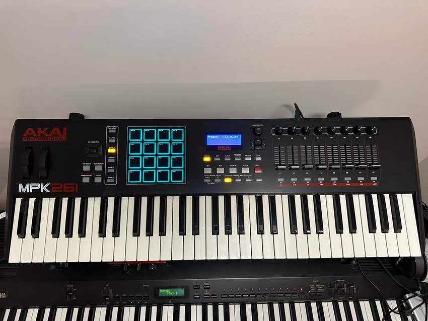Used Akai Professional MPK261 61-key - Sweetwater's Gear Exchange