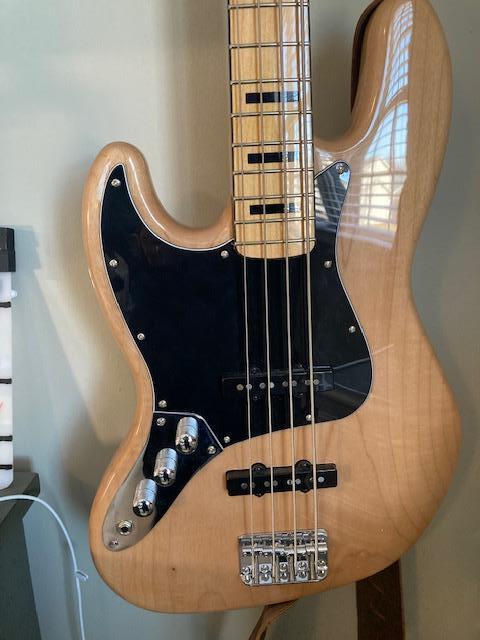 Used Squier Left-handed Classic - Sweetwater's Gear Exchange