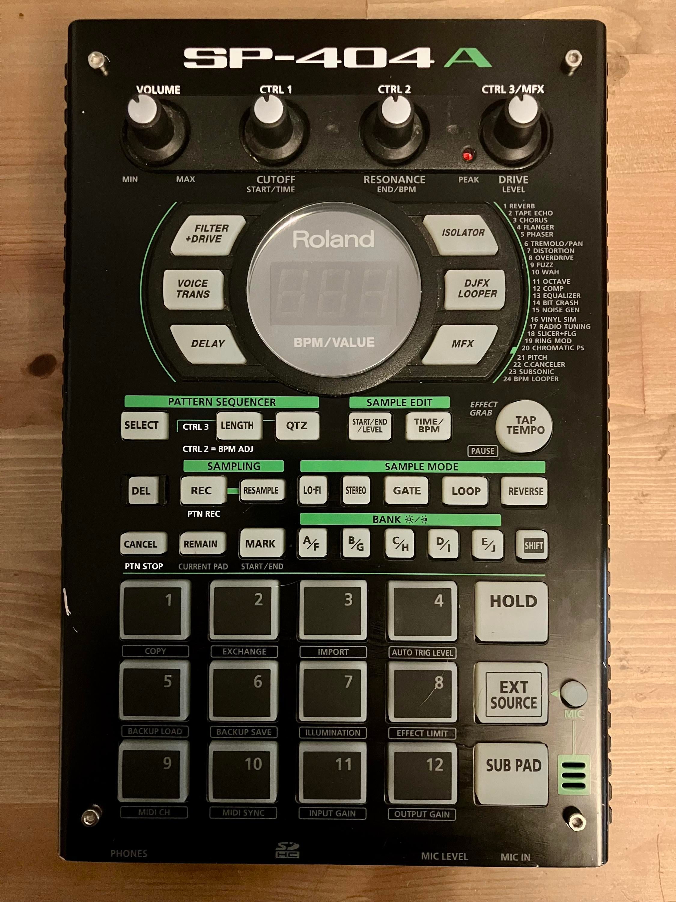 Used Roland SP-404A Linear Wave - Sweetwater's Gear Exchange