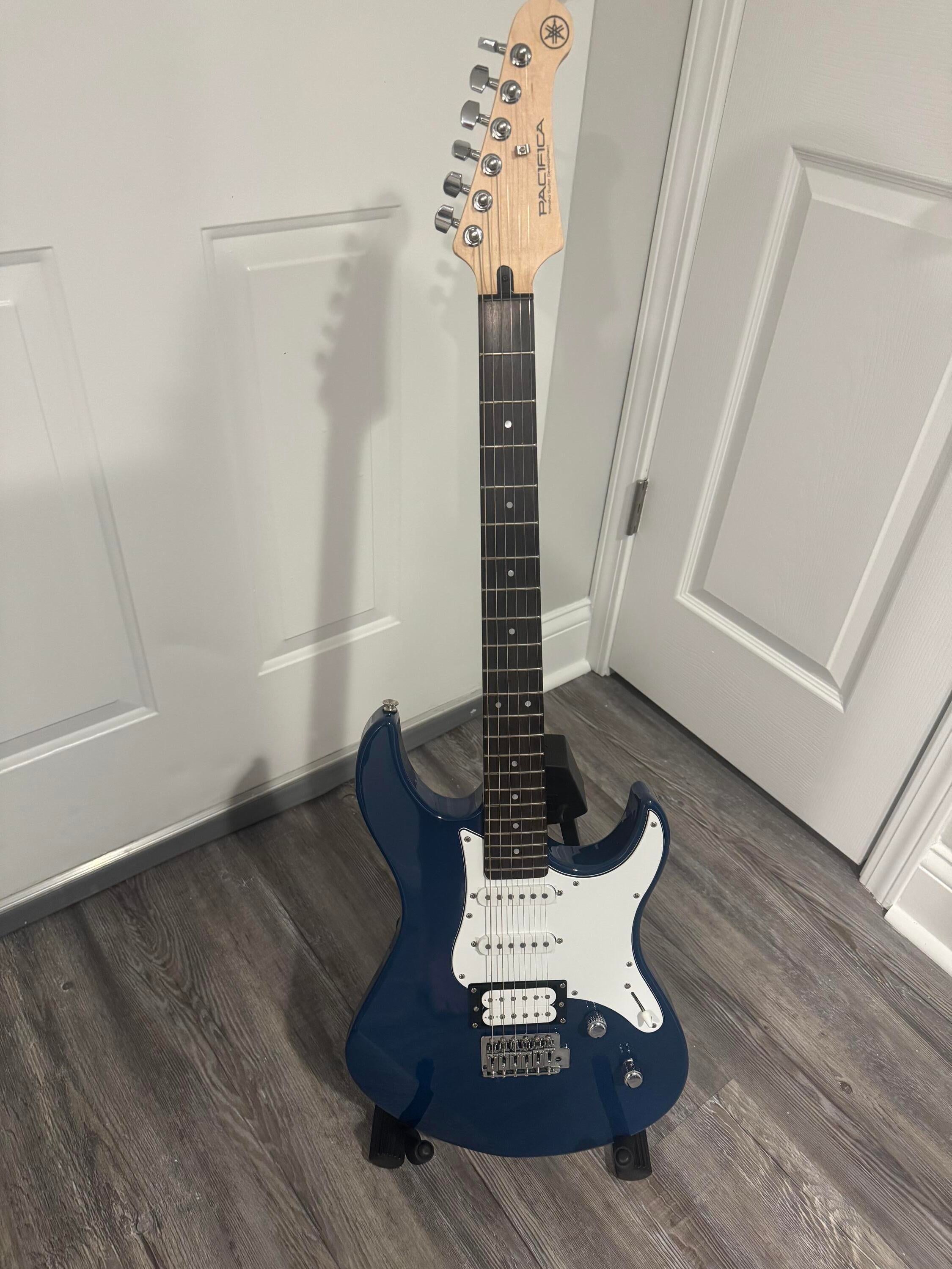 Used Yamaha PAC112V Pacifica - Sweetwater's Gear Exchange