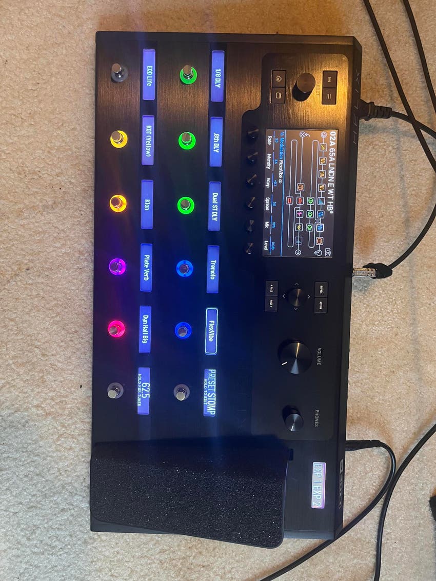 Used Line 6 Helix Floor w/ Hardshell gator | Gear Exchange