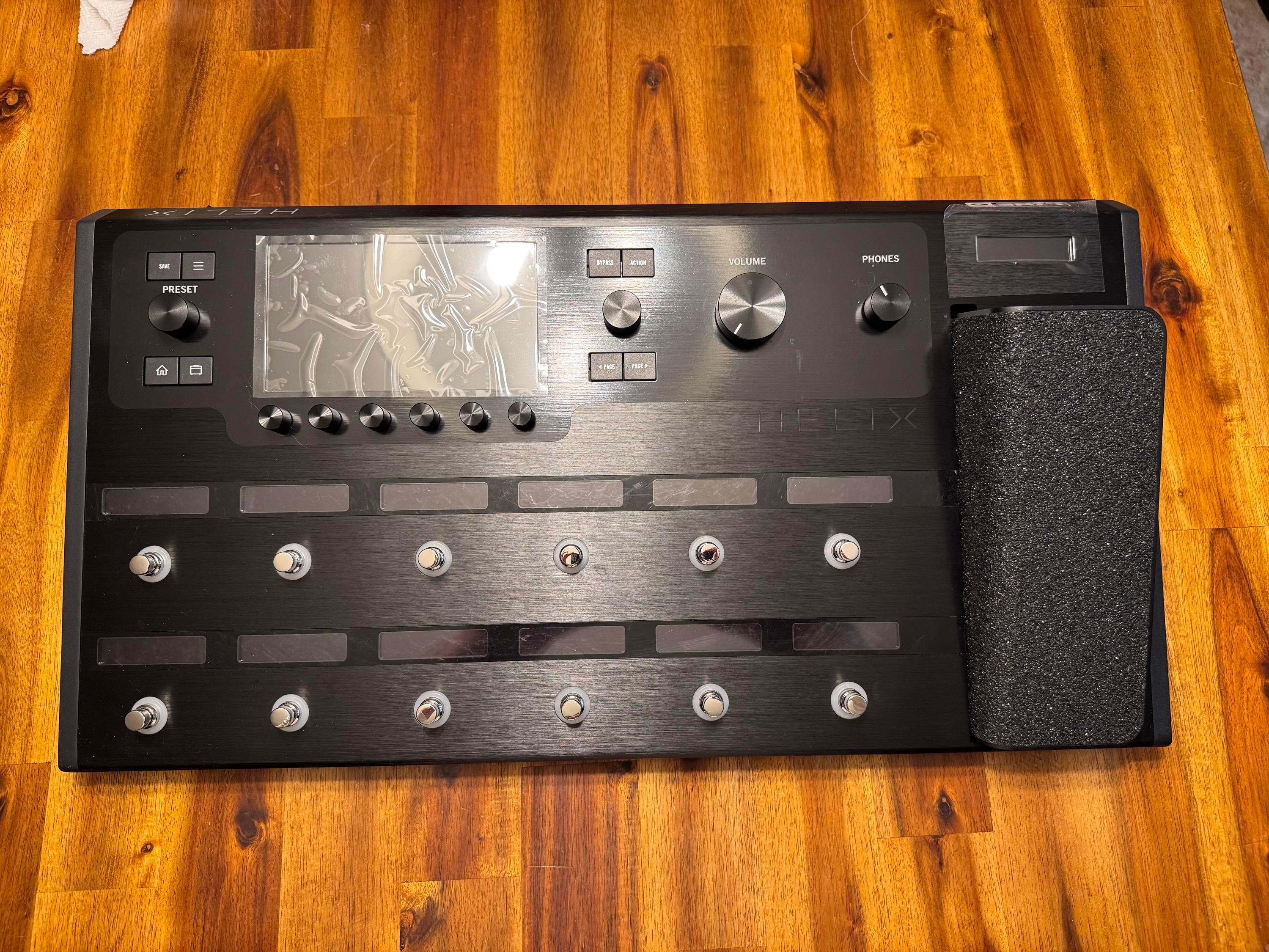 Used Line 6 Helix Guitar - Sweetwater's Gear Exchange