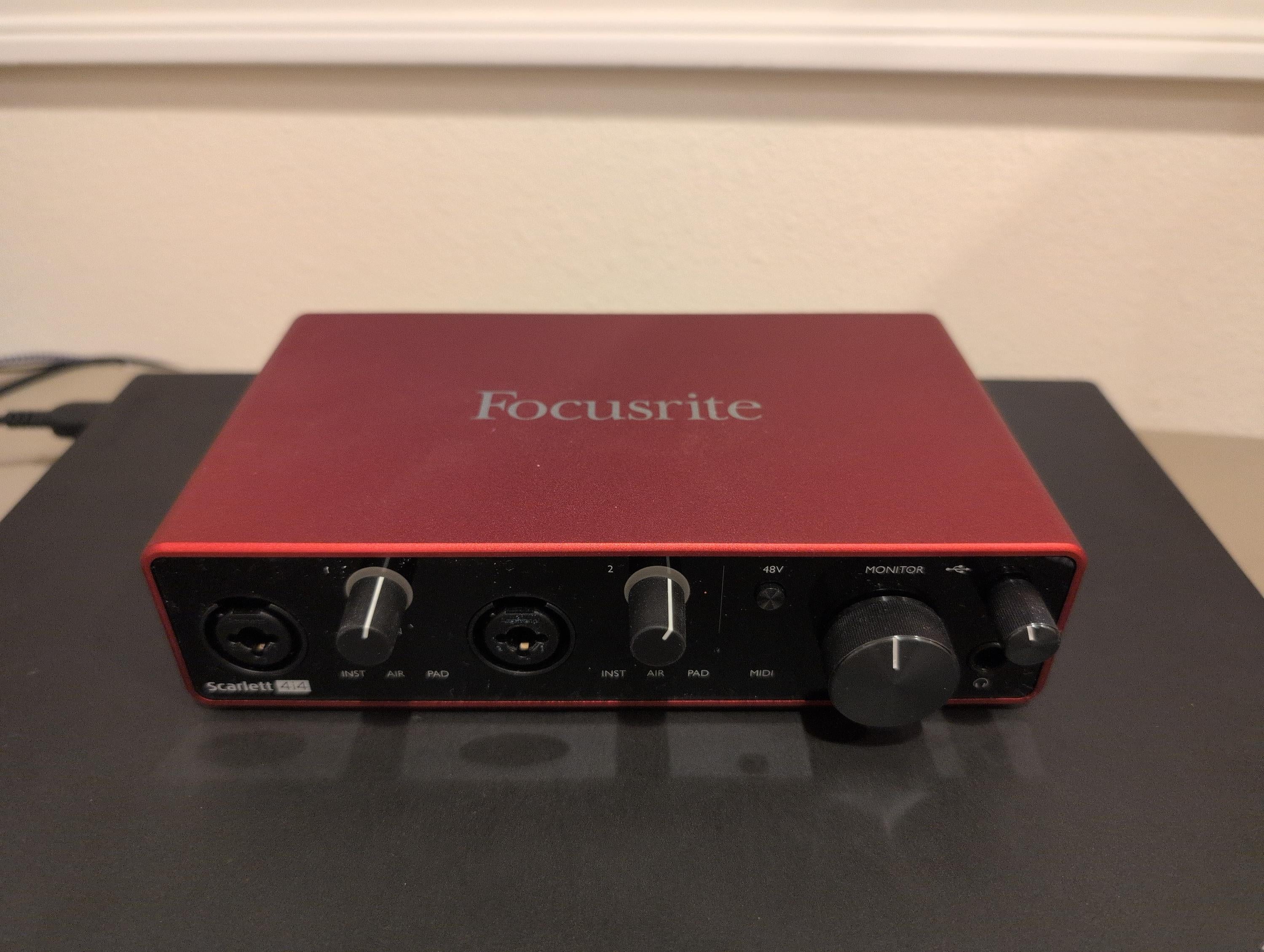 Used Focusrite Scarlett 4i4 4th Gen - Sweetwater's Gear Exchange