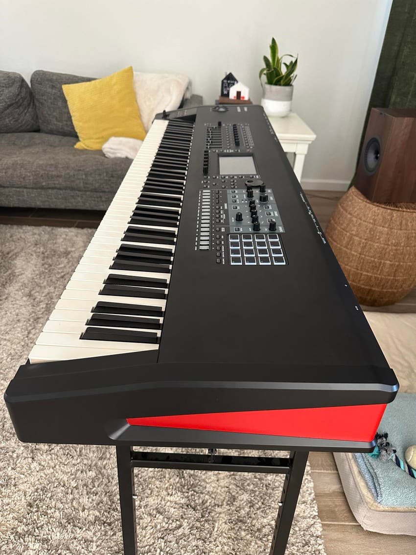 Used Roland FANTOM-8 Music Workstation - Sweetwater's Gear Exchange