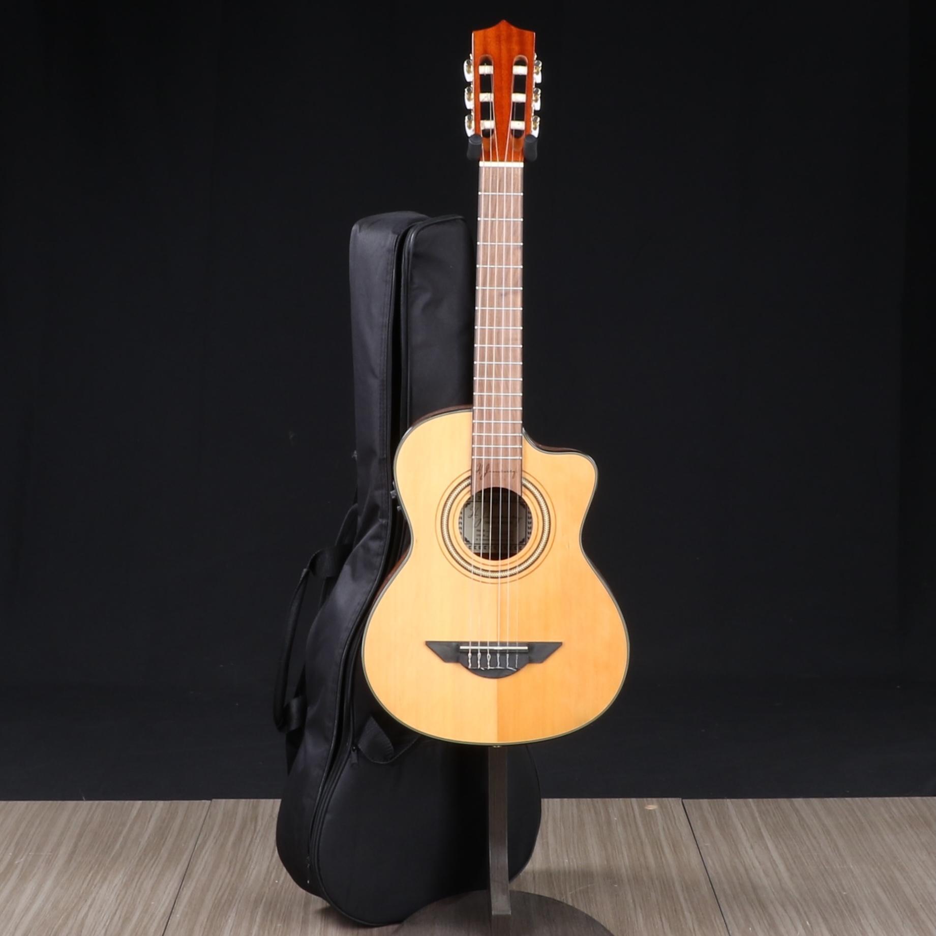 Used H. Jimenez Voz de Trio - Sweetwater's Gear Exchange