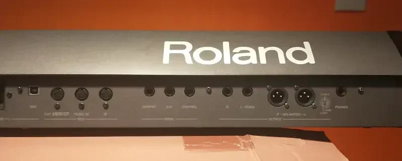 Used Roland V-Combo VR-700 stage - Sweetwater's Gear Exchange