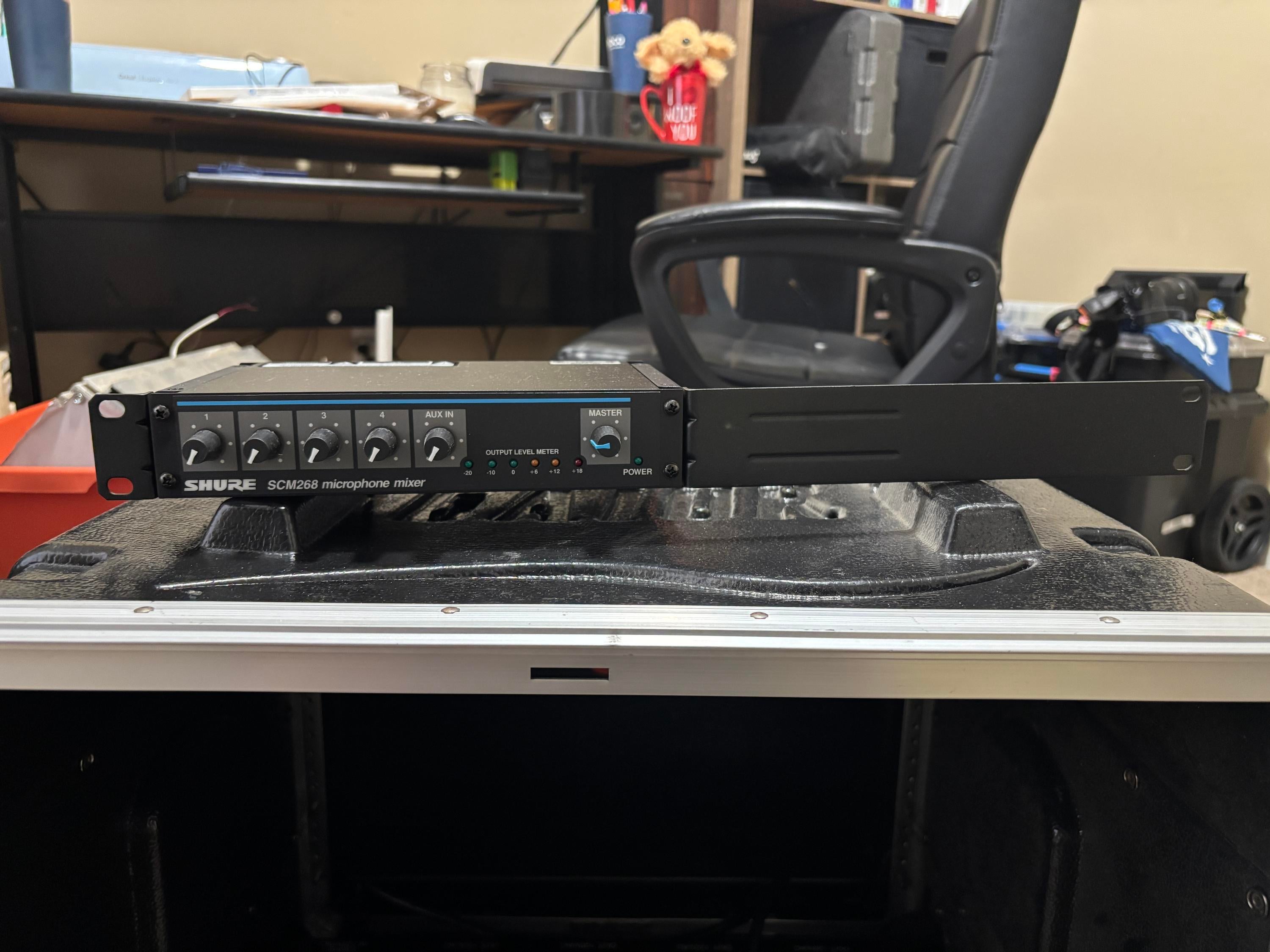 Used Shure SCM268 4-channel - Sweetwater's Gear Exchange