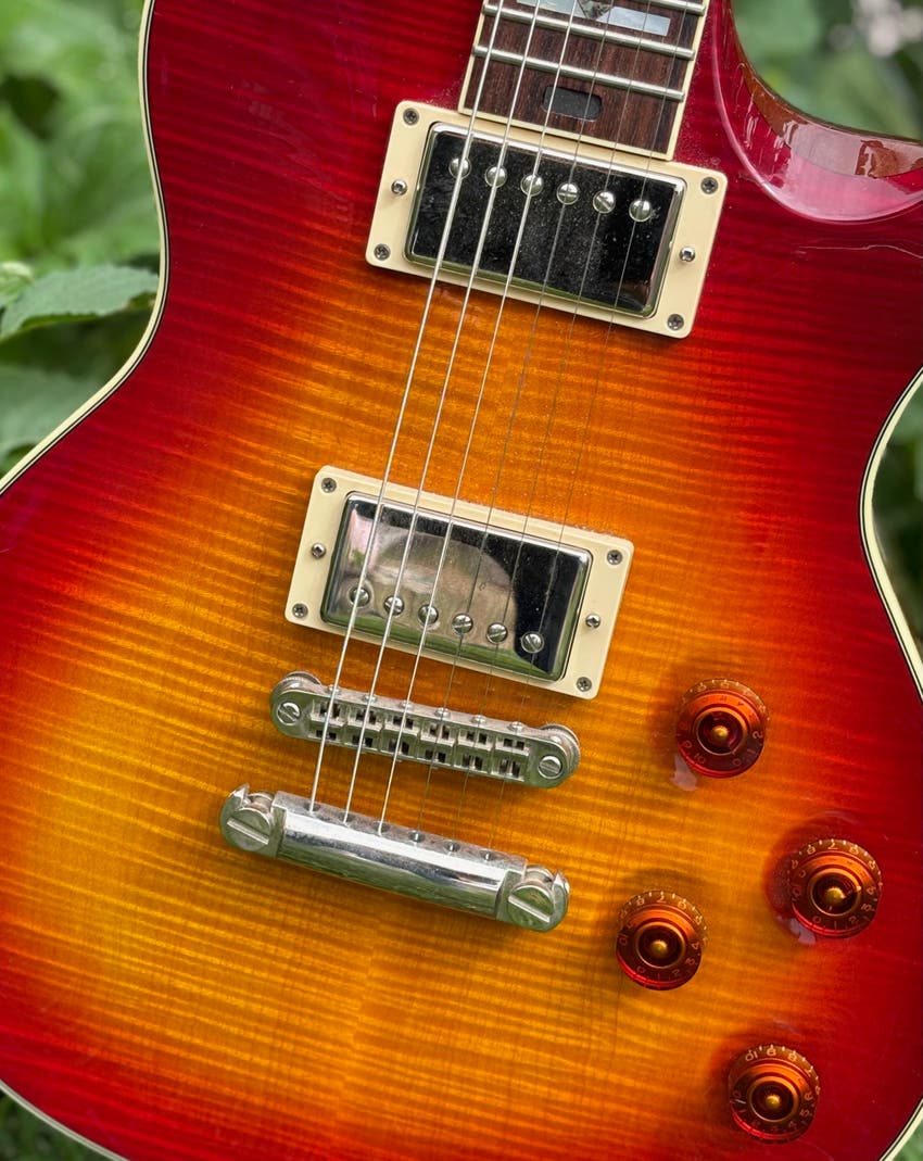 Used Larrivée RS4 AAA Flame Cherry - Sweetwater's Gear Exchange