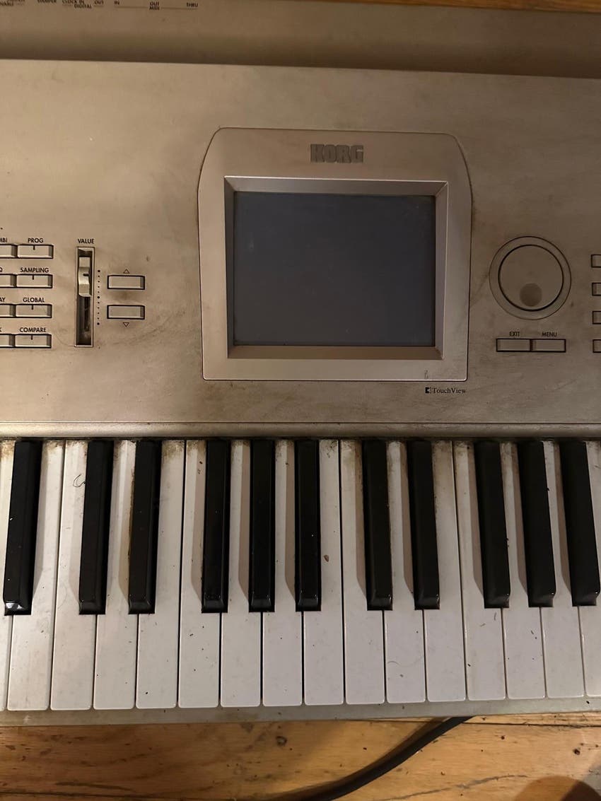 Used Korg Triton Studio 88 piano weighted - Sweetwater's Gear Exchange