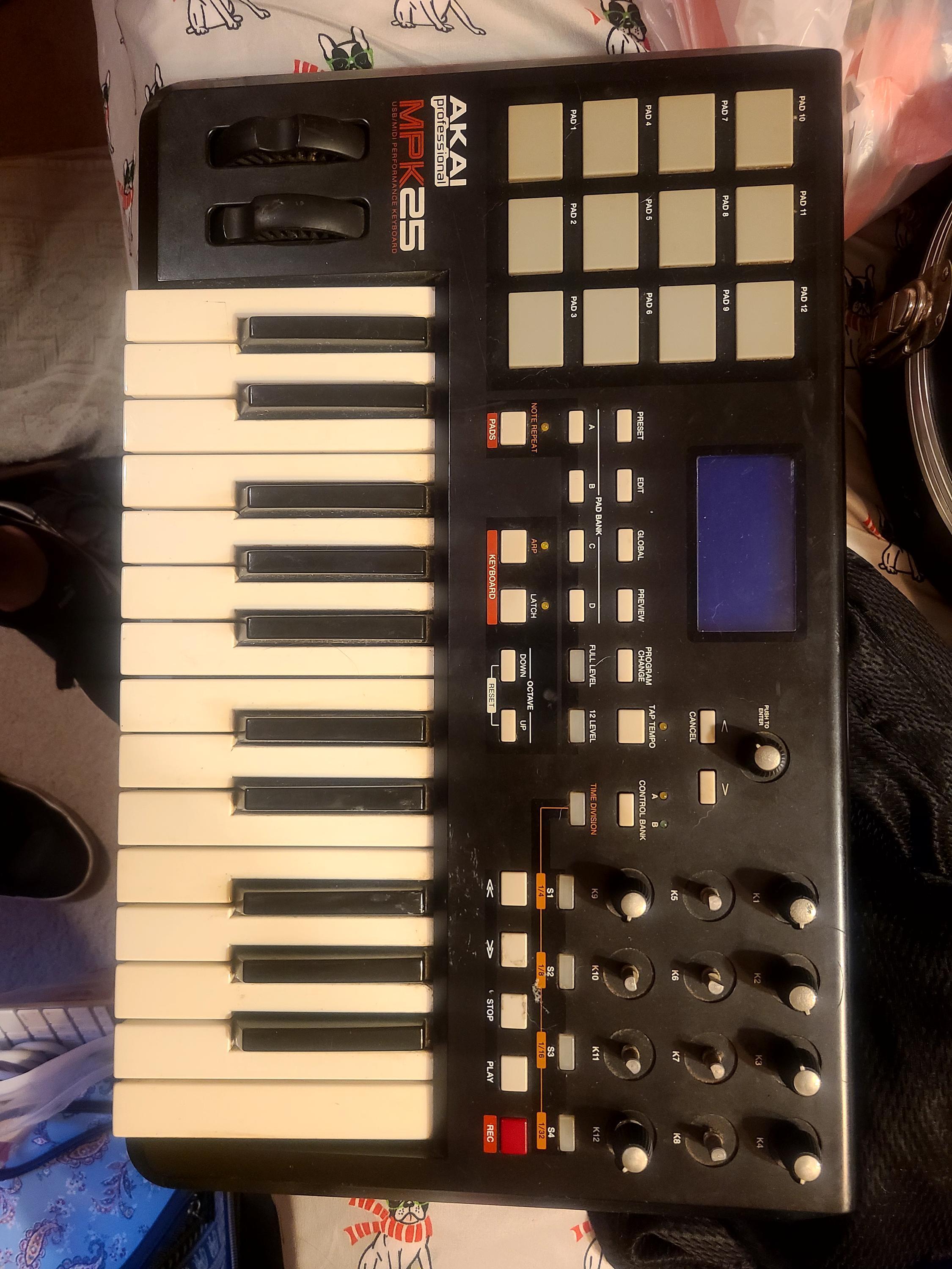 Used Akai Professional MPK25 25-key - Sweetwater's Gear Exchange