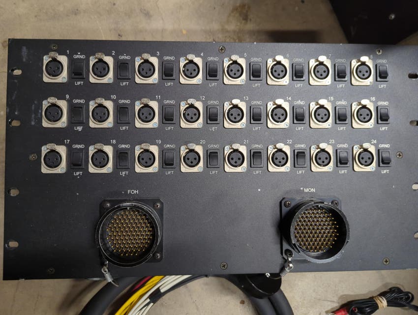 Used RapcoHorizon 24 Channel Rack Mount Mic Splitter w/ Tails ...