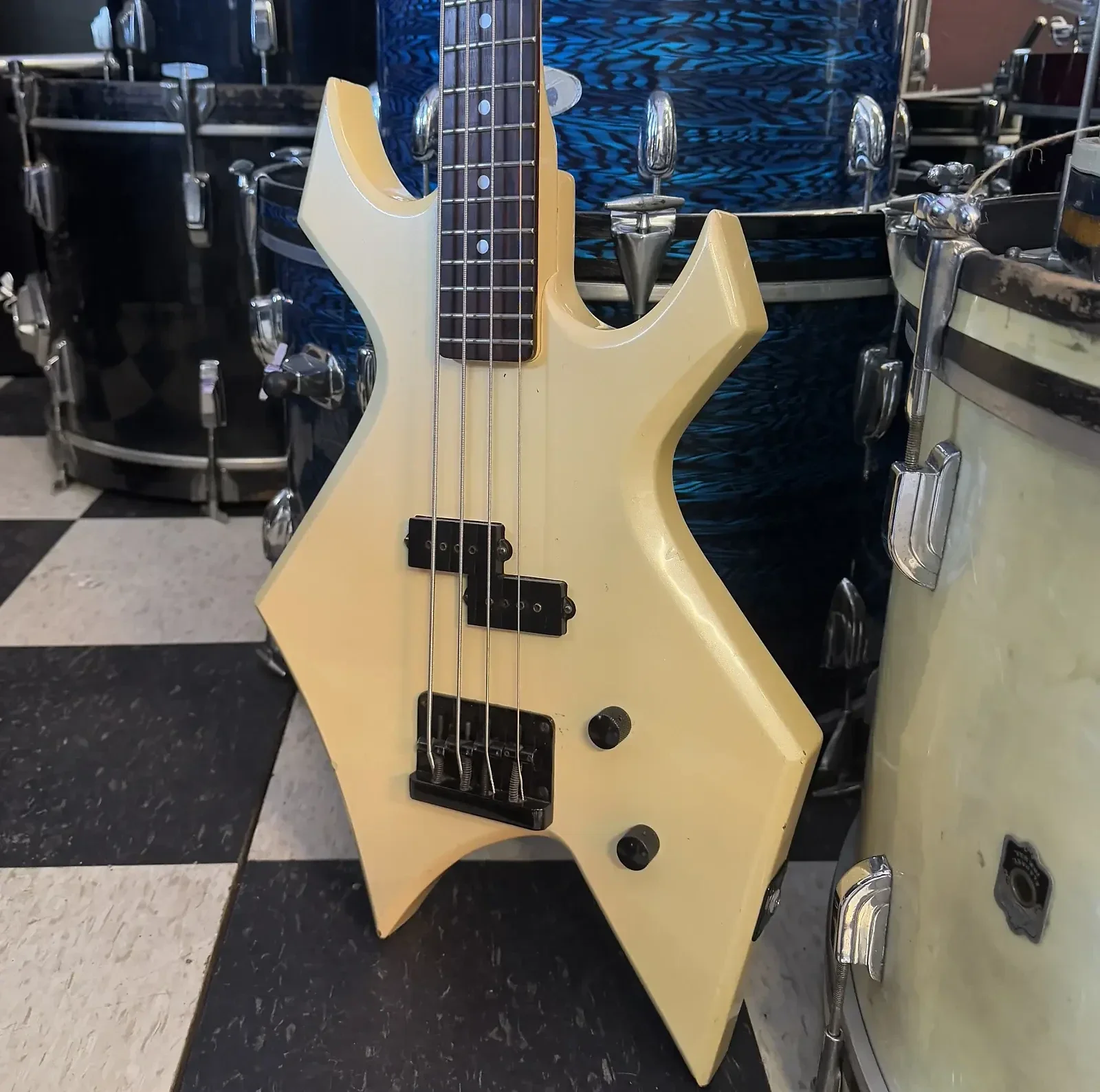 Used B.C. Rich Warlock Bass NJ - Sweetwater's Gear Exchange