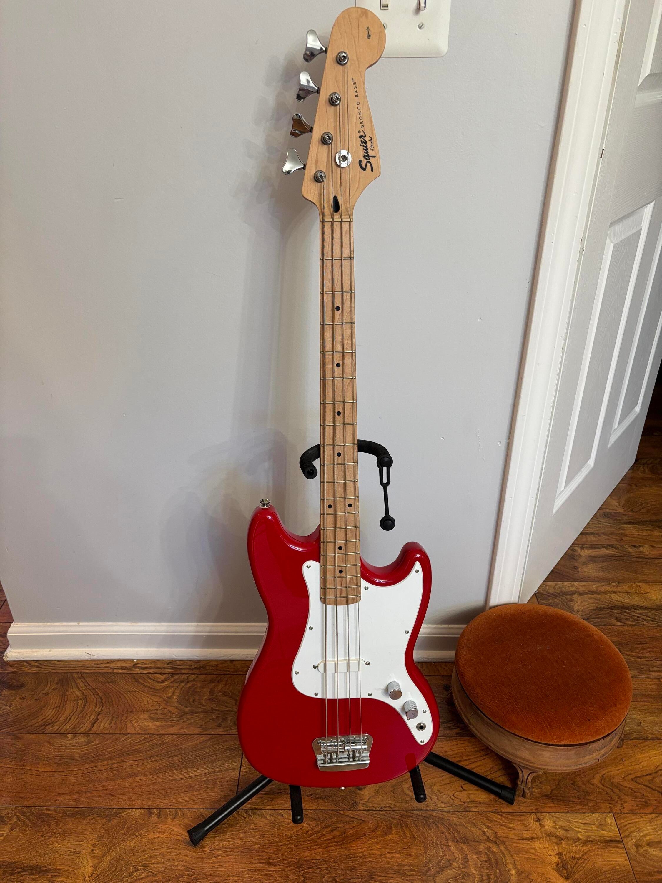 Used Squier Sonic Bronco Bass - Sweetwater's Gear Exchange