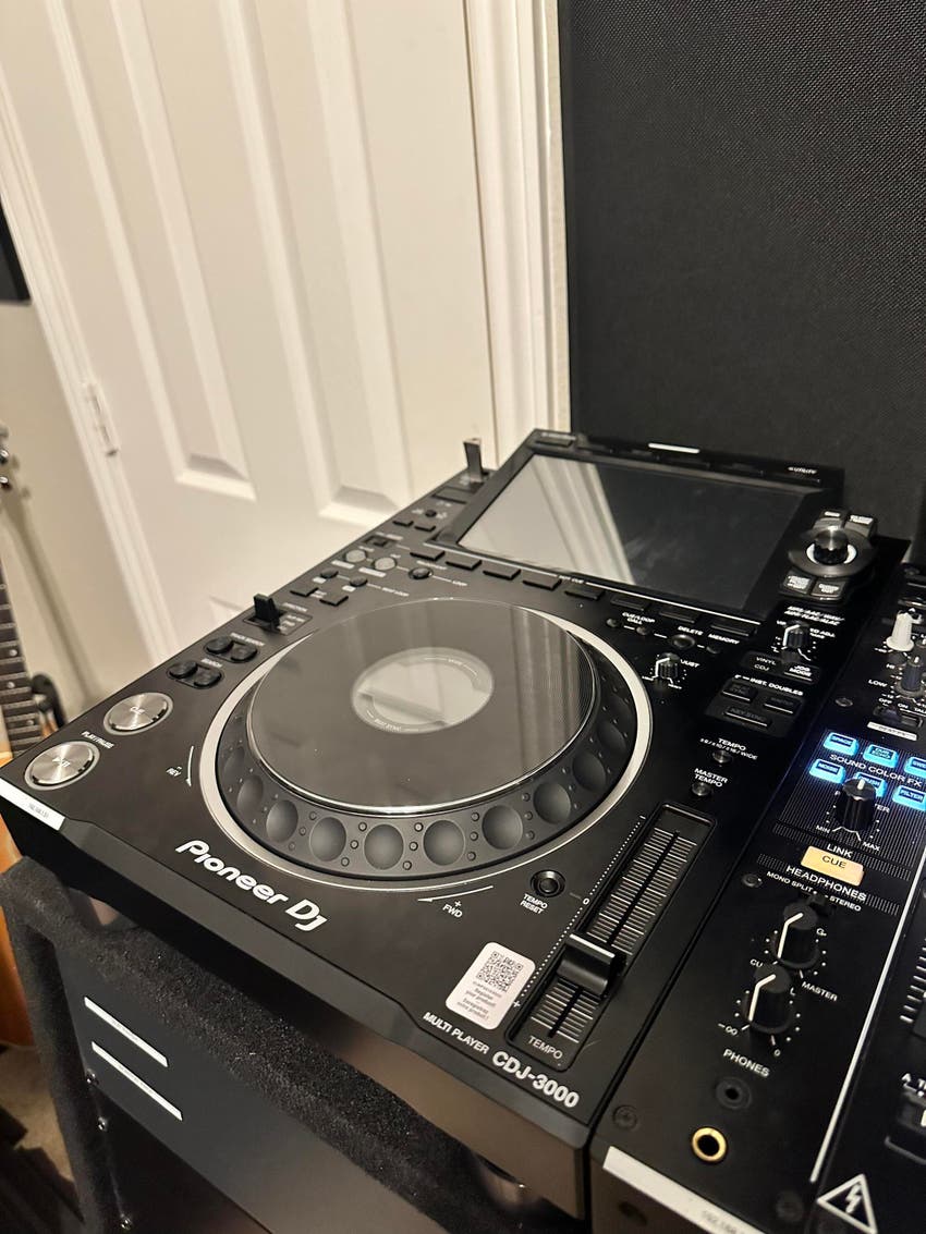 Used Pioneer DJ CDJ-3000 - Sweetwater's Gear Exchange