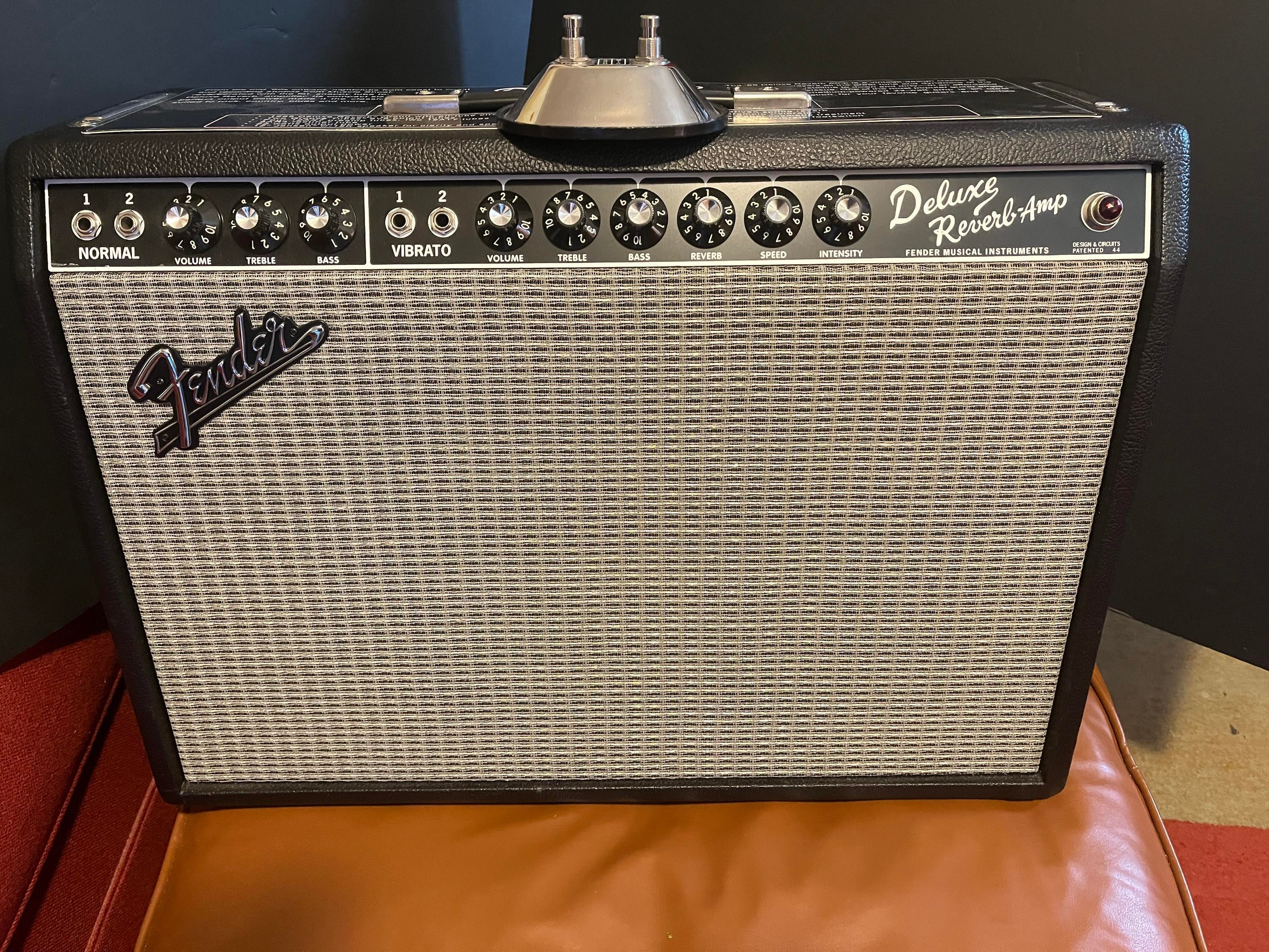 Used Fender 65 Deluxe Reverb Combo - Sweetwater's Gear Exchange