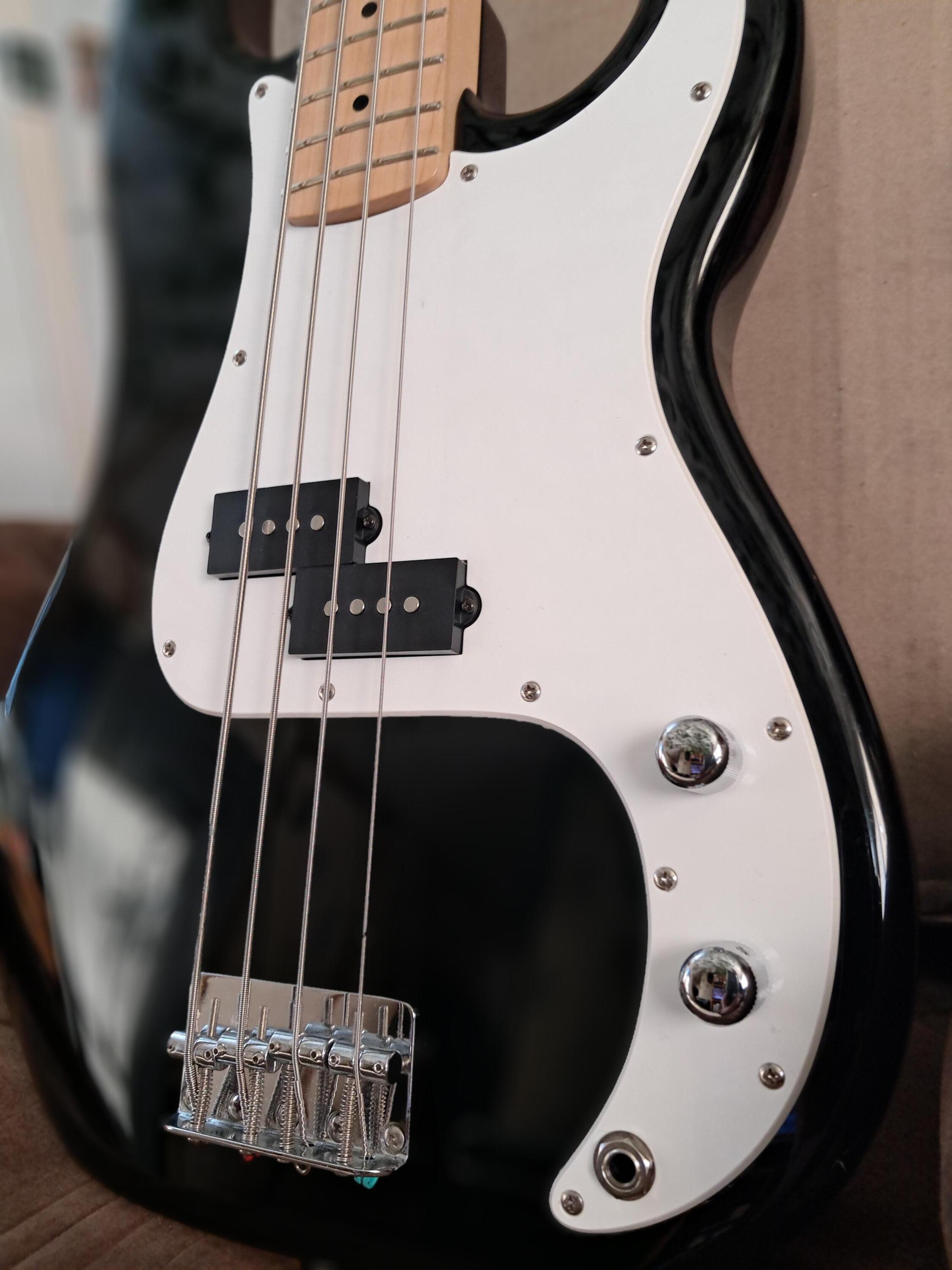 Used Fender Modified Precision Bass - Sweetwater's Gear Exchange