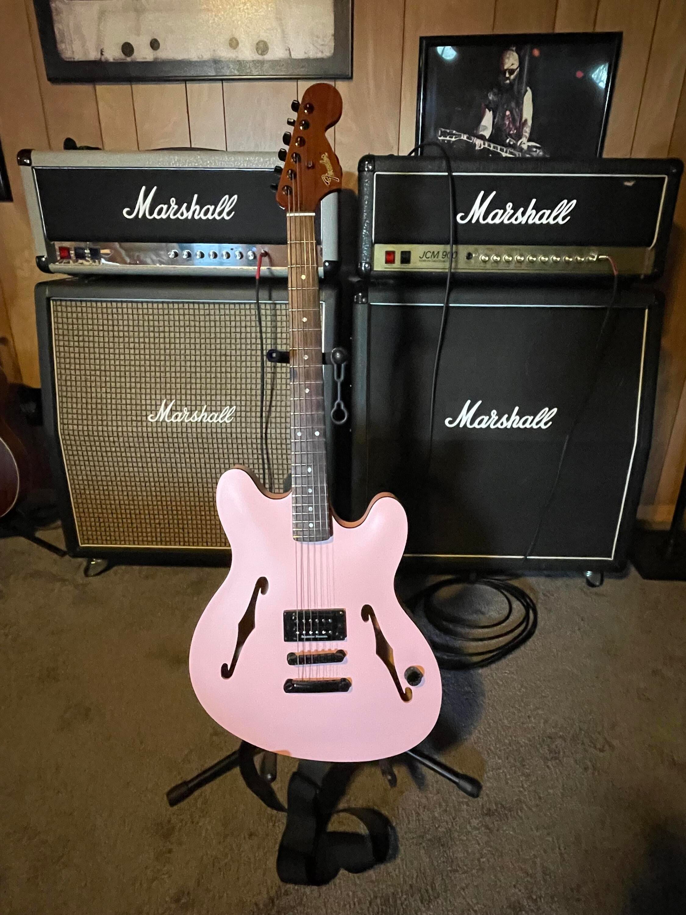 Used Fender Tom DeLonge Starcaster - Sweetwater's Gear Exchange