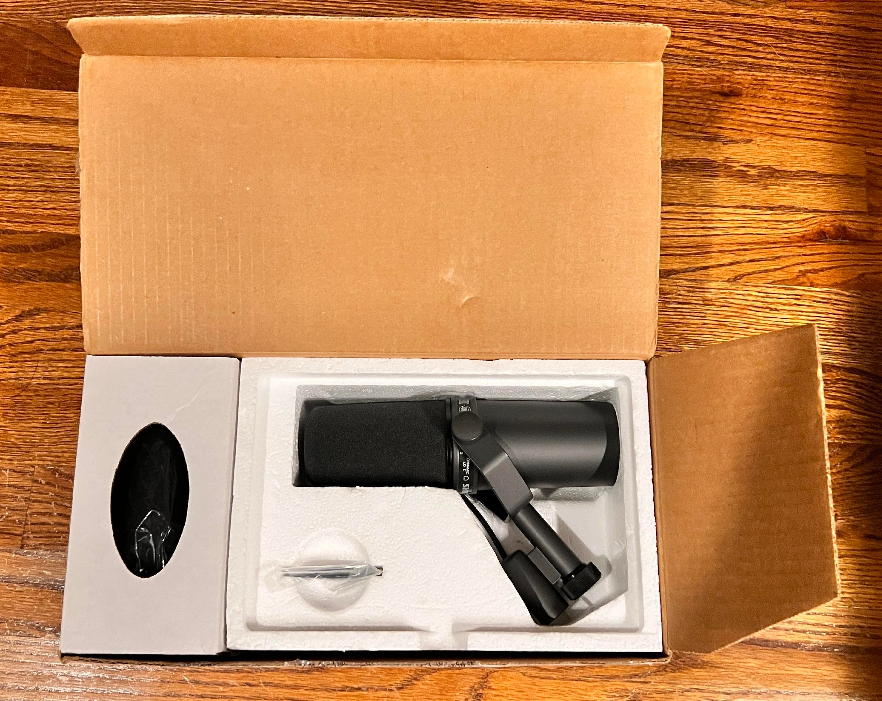 Used Shure SM7B GENUINE Dynamic - Sweetwater's Gear Exchange