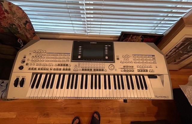Used Yamaha Pristine Tyros 2 - Sweetwater's Gear Exchange