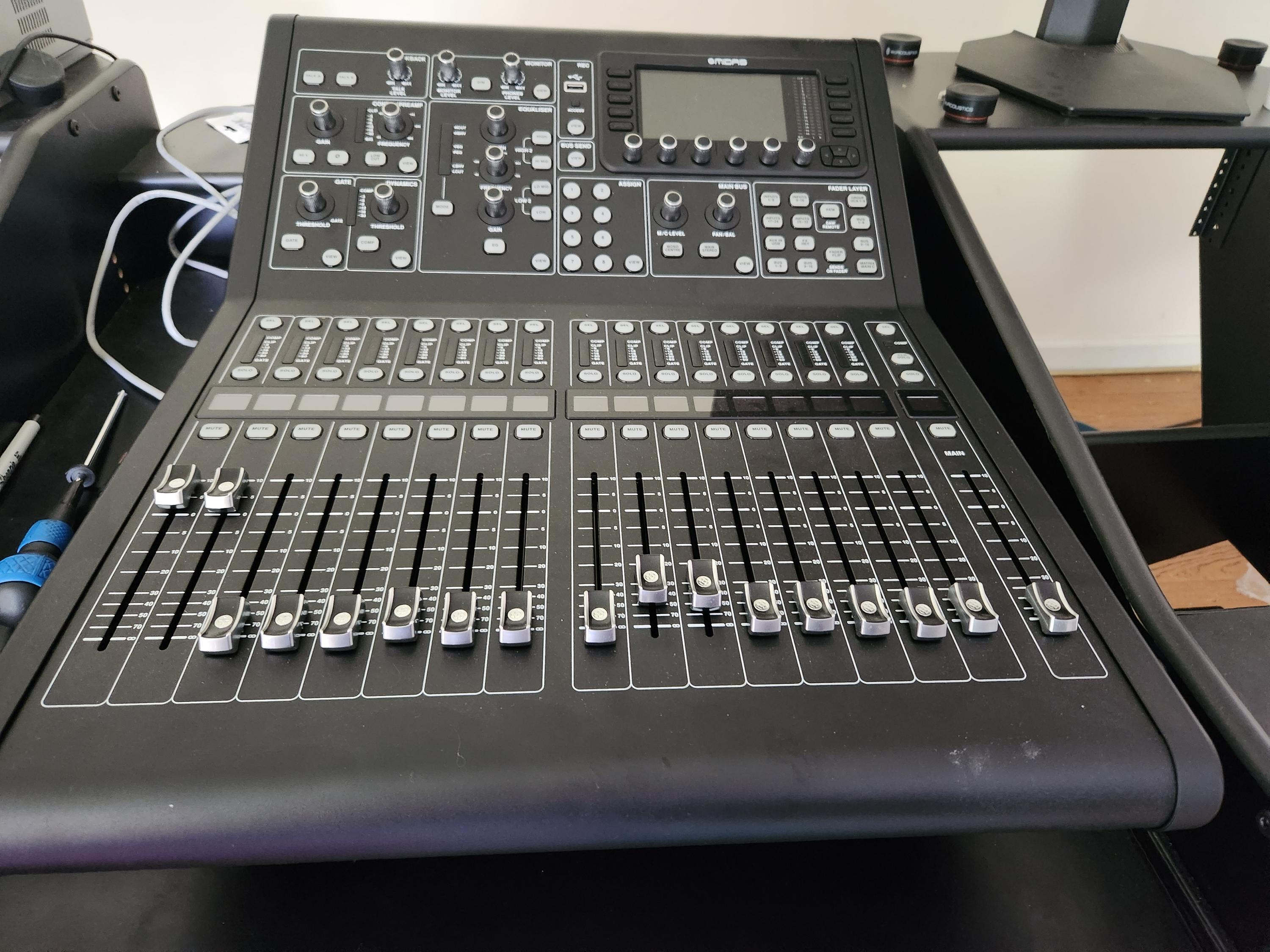Used Midas M32R LIVE 40-channel - Sweetwater's Gear Exchange