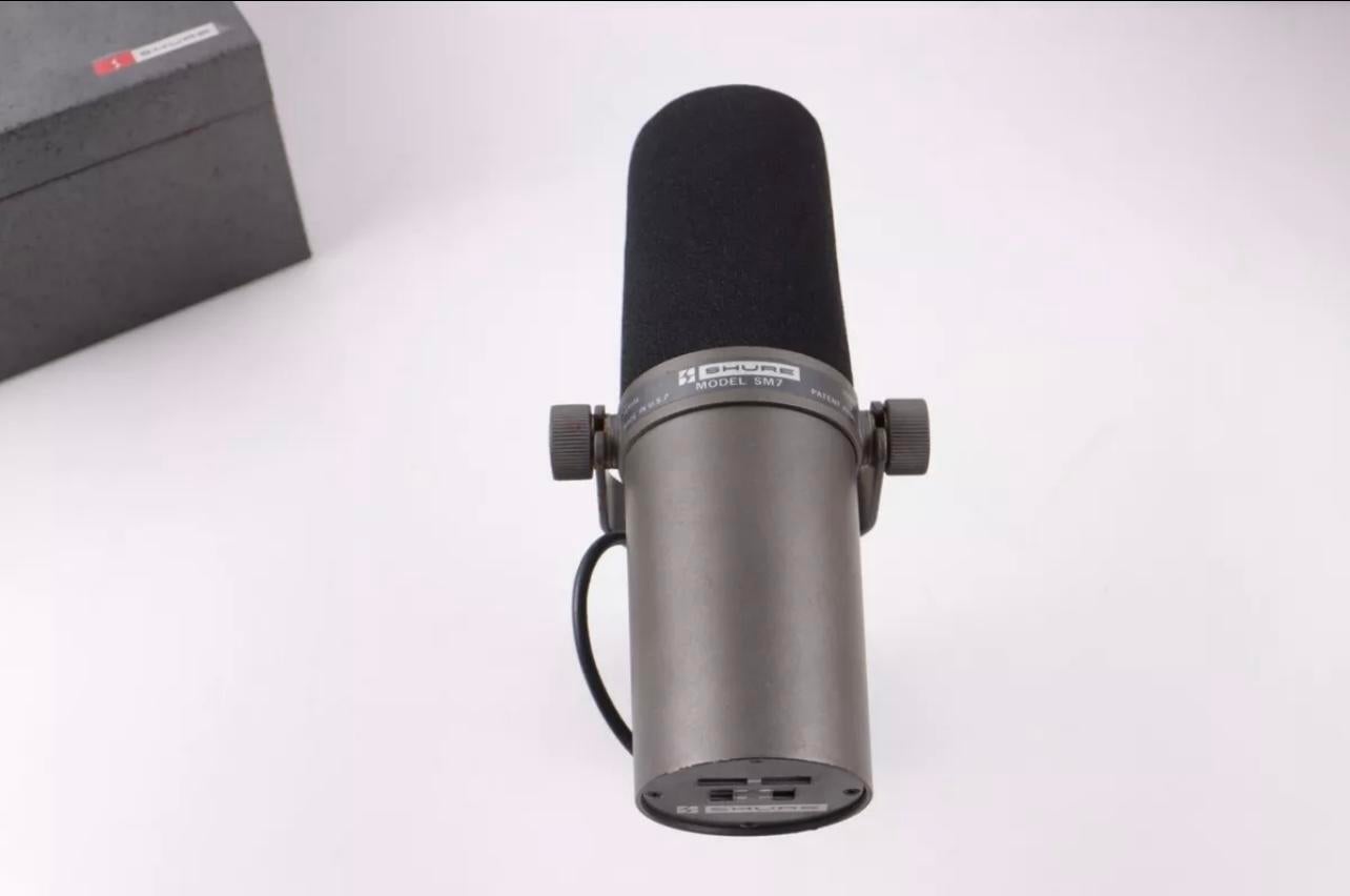 Used Shure SM7 USA Microphone - - Sweetwater's Gear Exchange