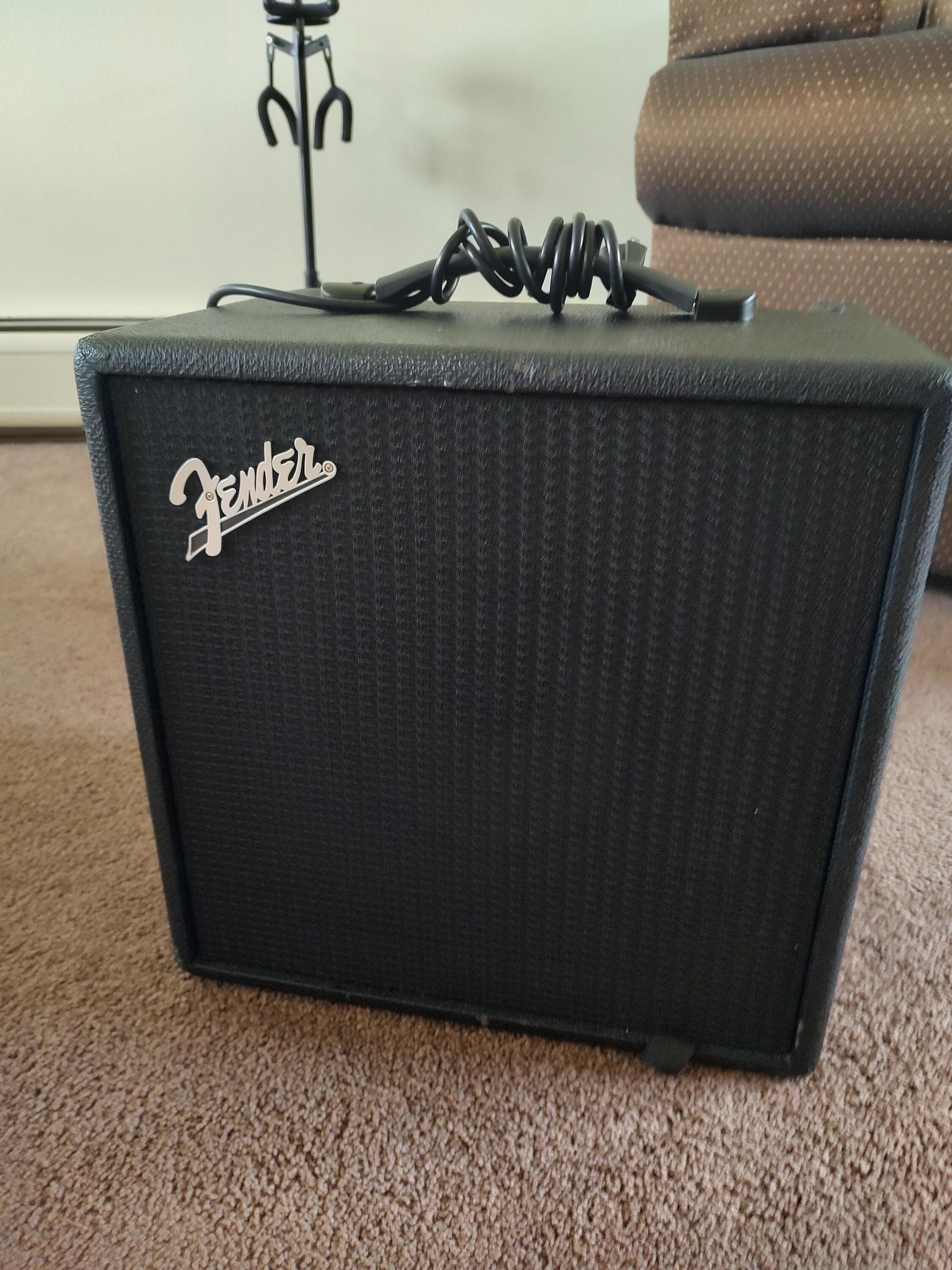 Used Fender Rumble LT 25 1x8" - Sweetwater's Gear Exchange