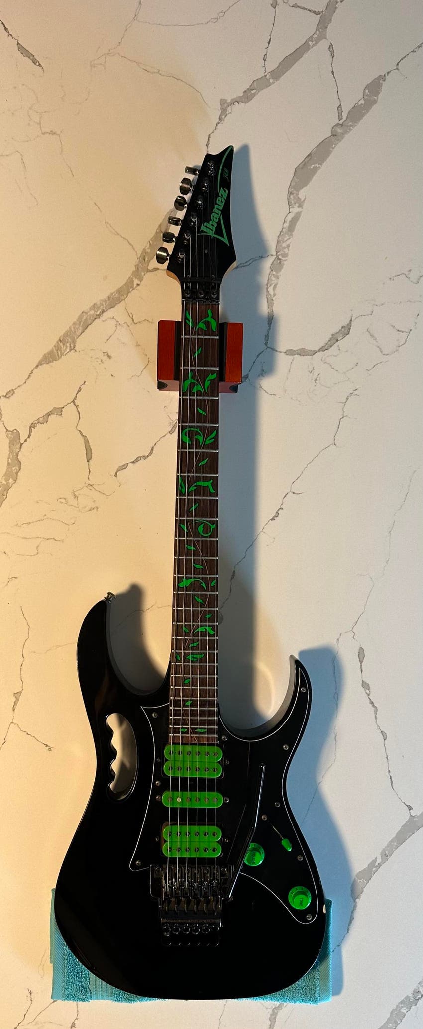 Used Ibanez Ibenez Jem - Sweetwater's Gear Exchange