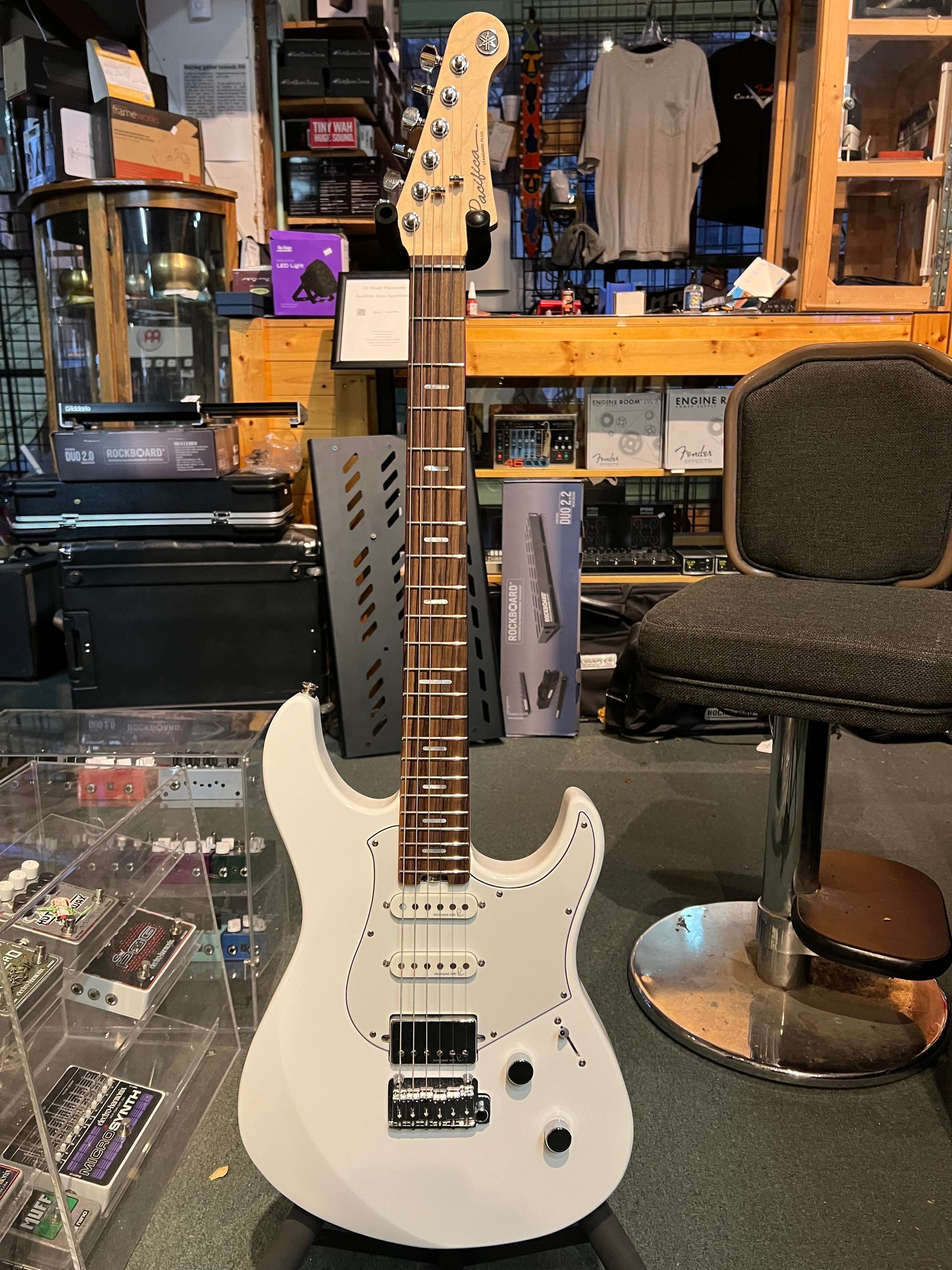 Used Yamaha PACS+12 Pacifica - Sweetwater's Gear Exchange
