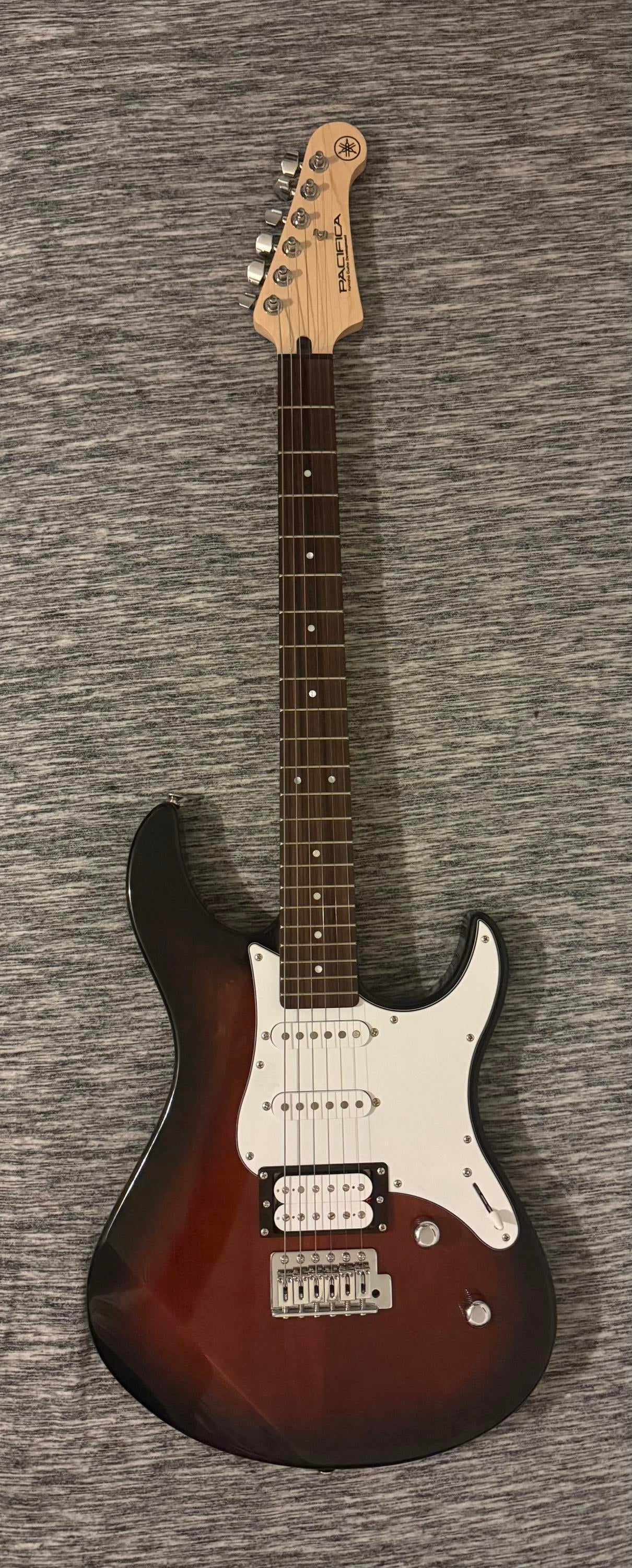 Used Yamaha PAC112V Pacifica - Sweetwater's Gear Exchange