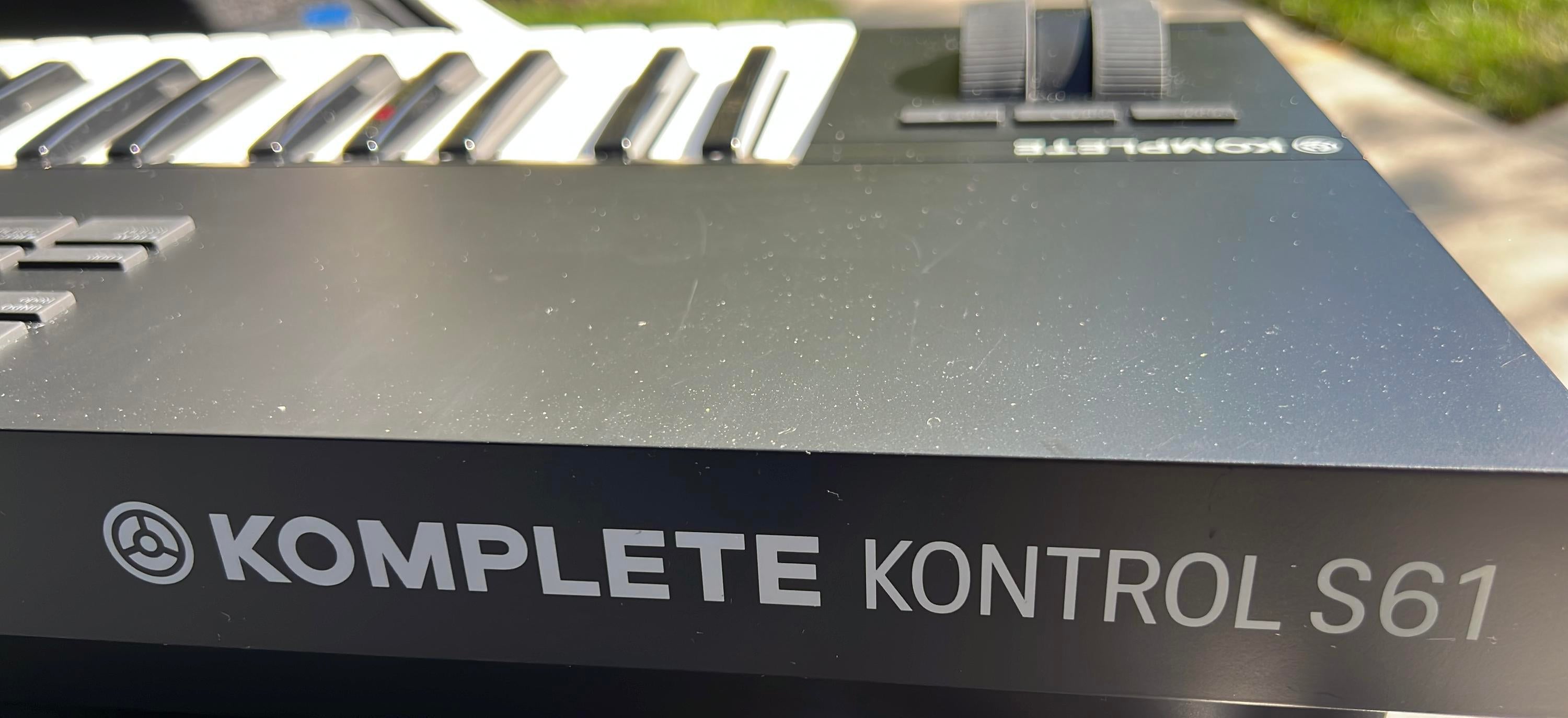 Used Native Instruments Kontrol S61 - Sweetwater's Gear Exchange