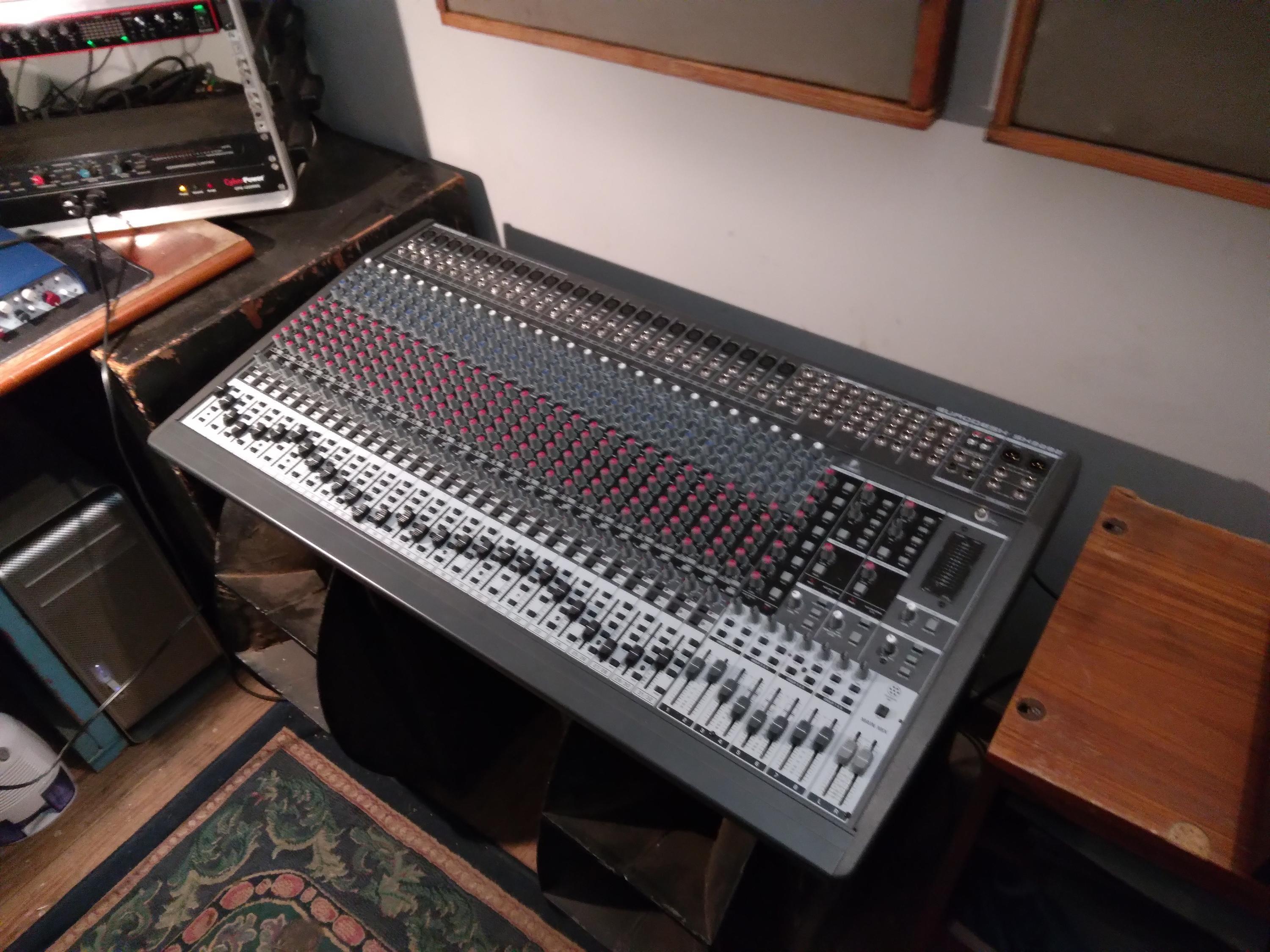 Used Behringer Eurodesk SX3282 - Sweetwater's Gear Exchange