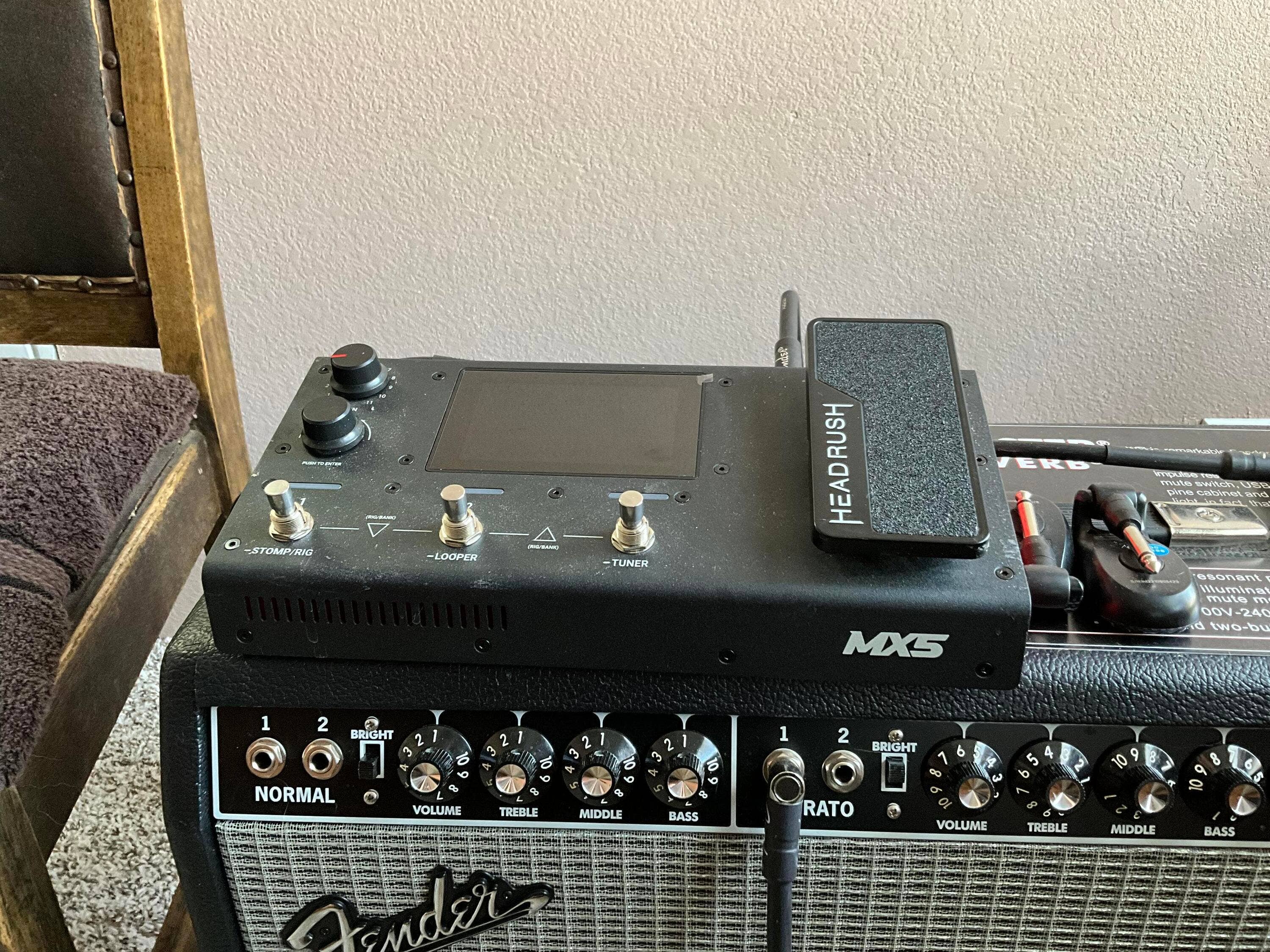 Used Headrush MX5 Amp Modeling Guitar Effect Processor | Sweetwater ... Used Headrush MX5 Amp Modeling Guitar Effect Processor | Sweetwater ...