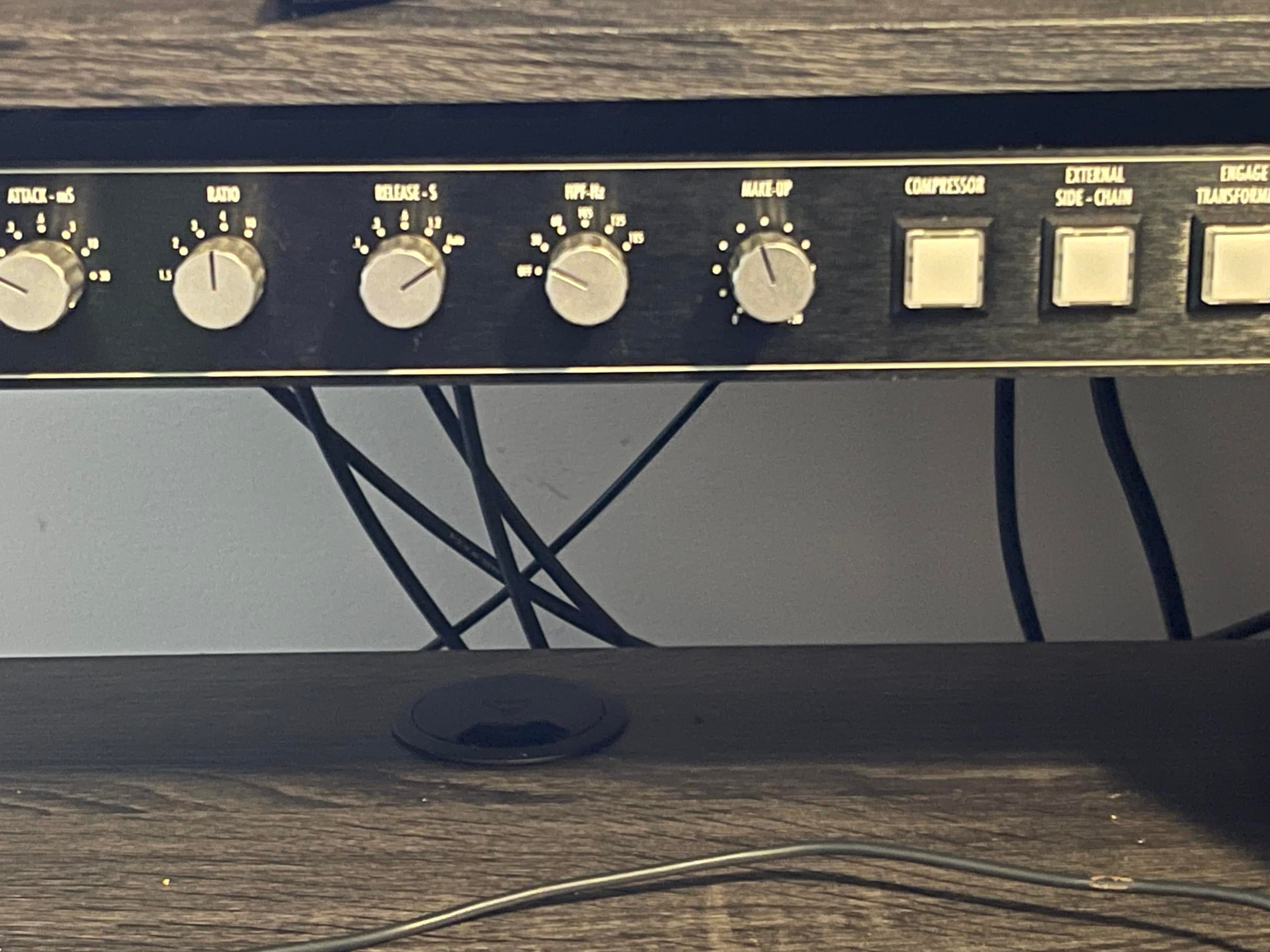 Used Warm Audio Bus-Comp 2-channel - Sweetwater's Gear Exchange