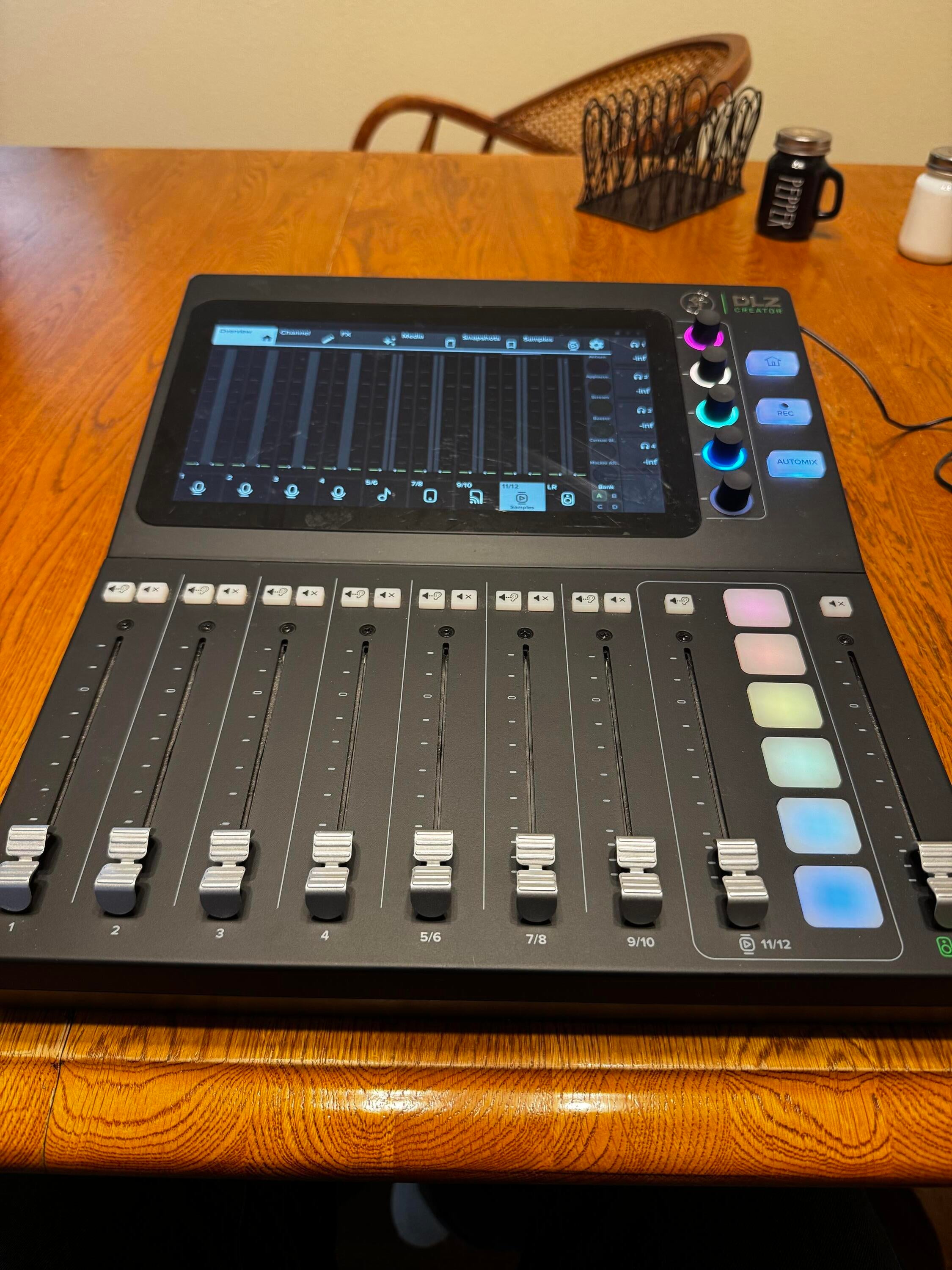 Used Mackie DLZ Creator 12-channel - Sweetwater's Gear Exchange