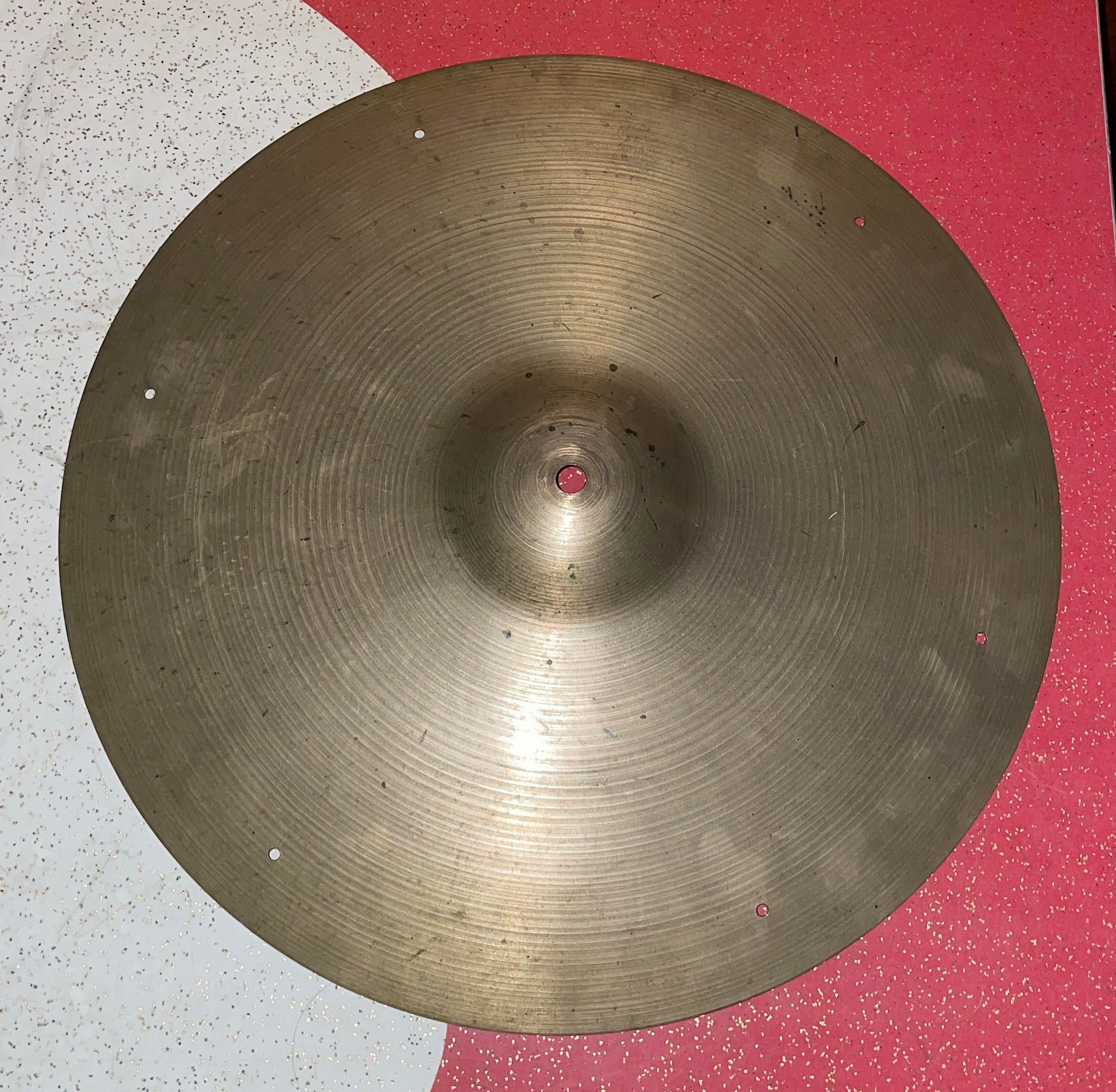 Used Zildjian Vintage Zildjian 18" - Sweetwater's Gear Exchange