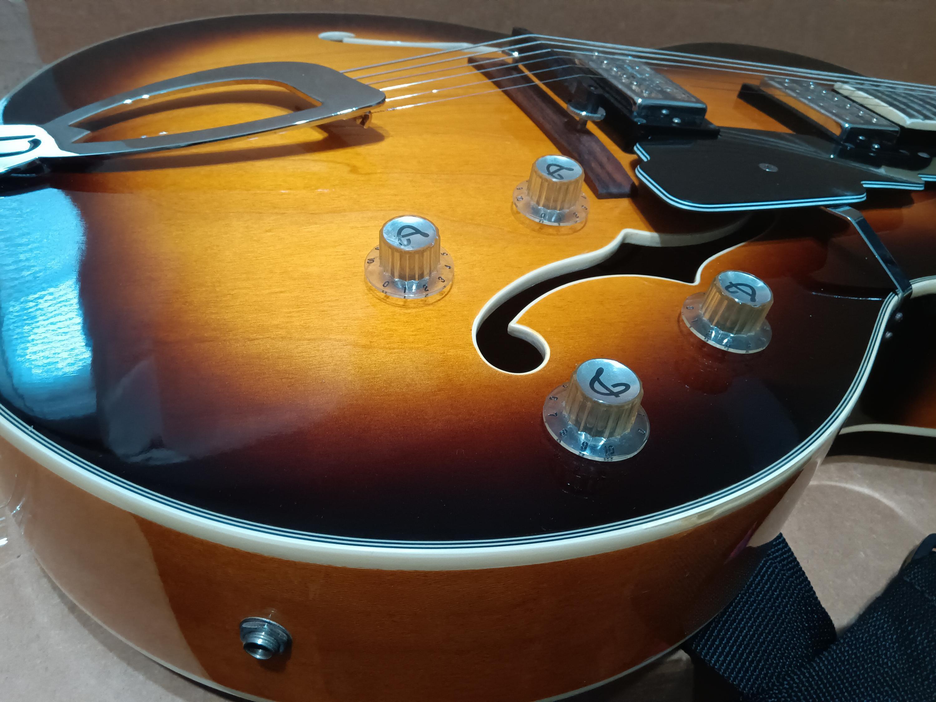 Used DeArmond Guild X155 Archtop - Sweetwater's Gear Exchange