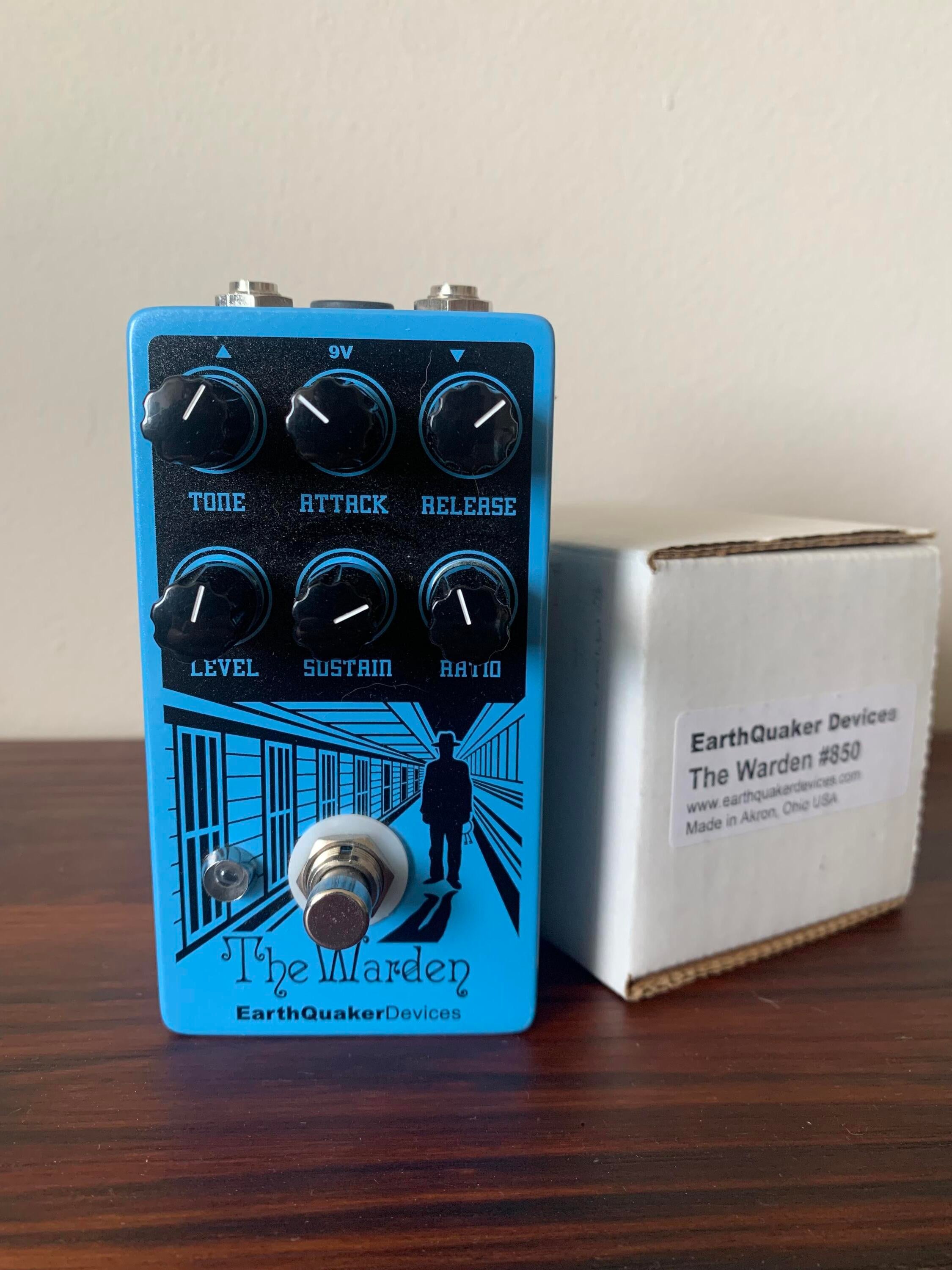Used EarthQuaker Devices The Warden V1 - Sweetwater's Gear Exchange