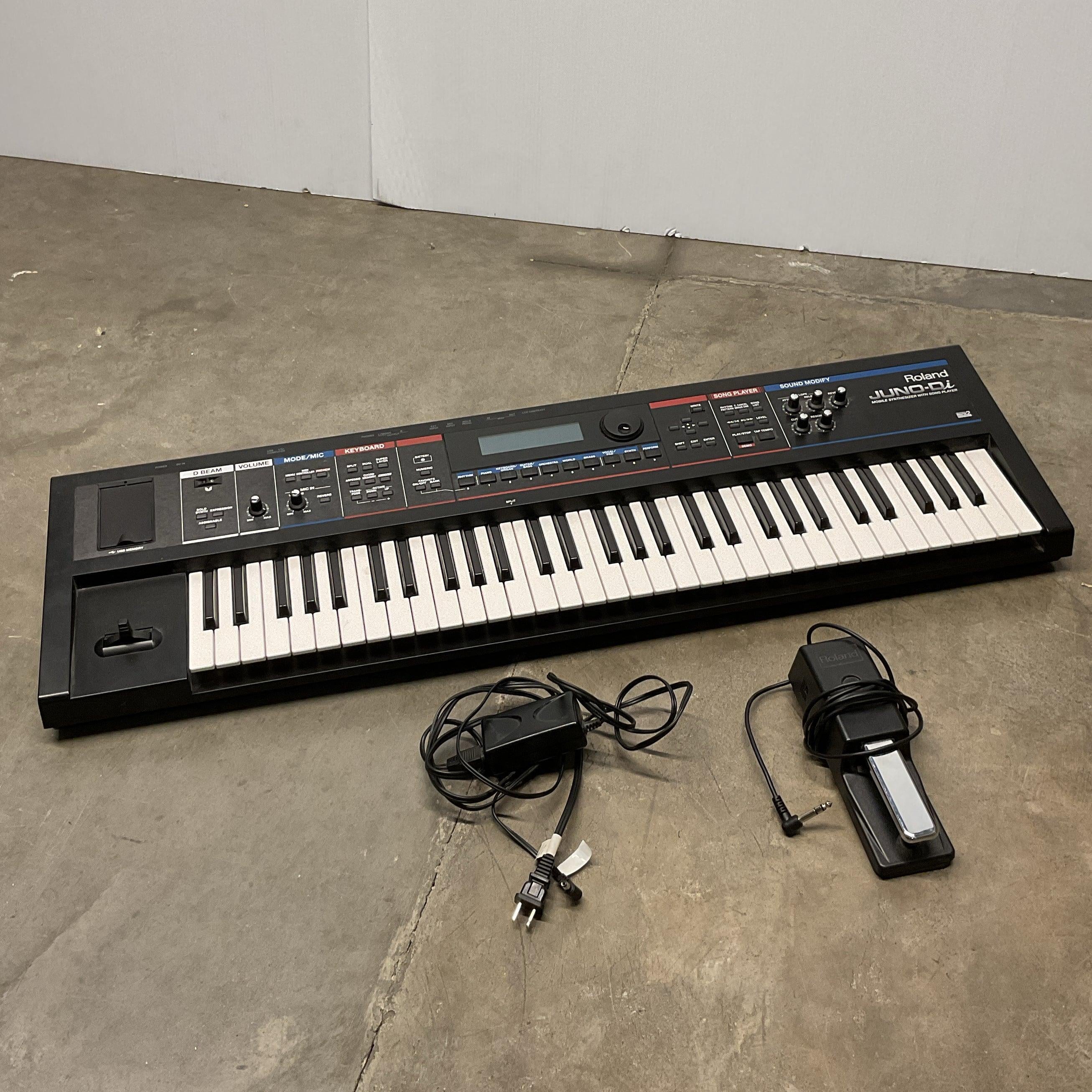 Used Roland 61-Key Synthesizer - Sweetwater's Gear Exchange
