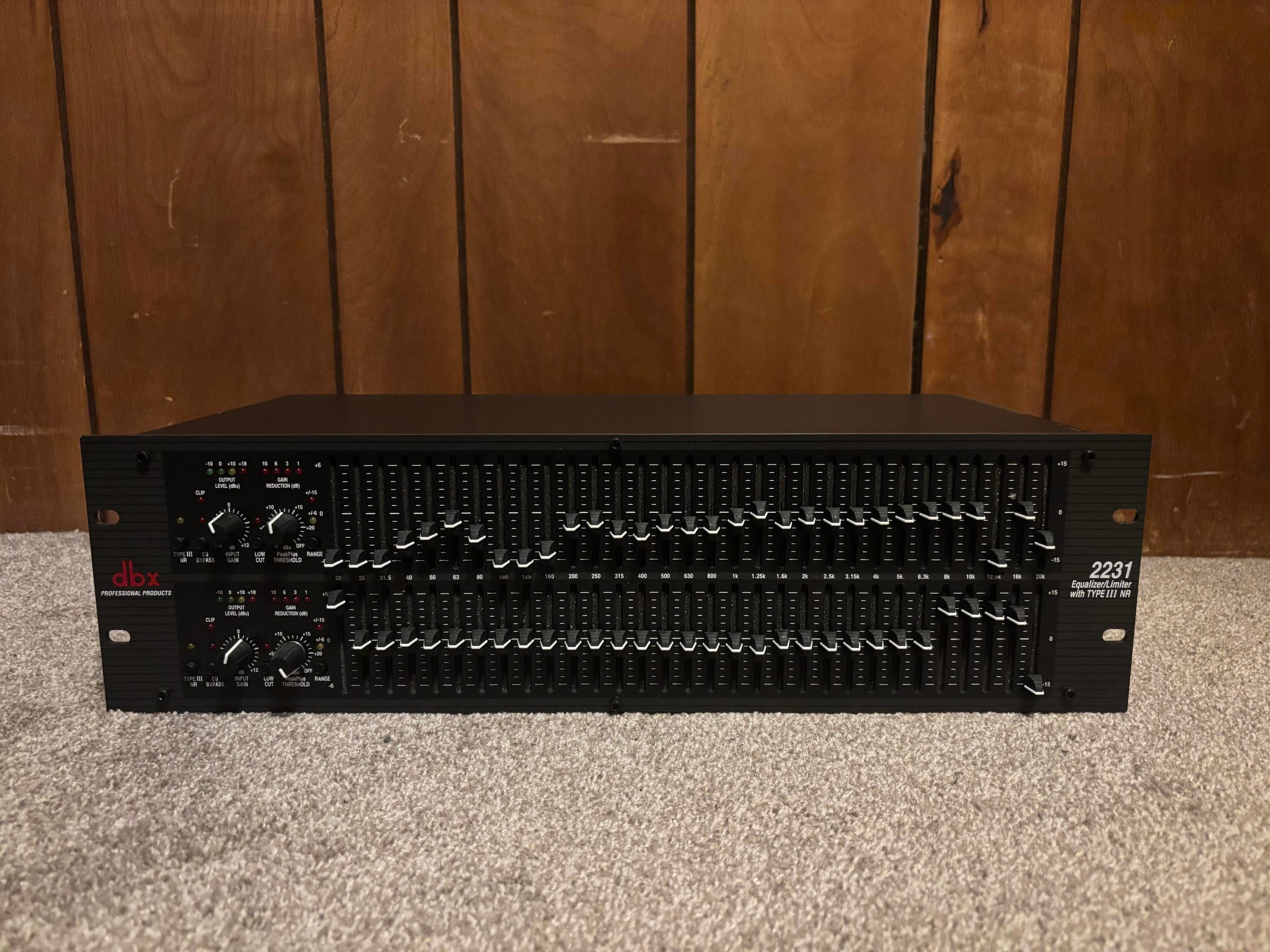 Used dbx 2231 Dual 31-Band Graphic - Sweetwater's Gear Exchange
