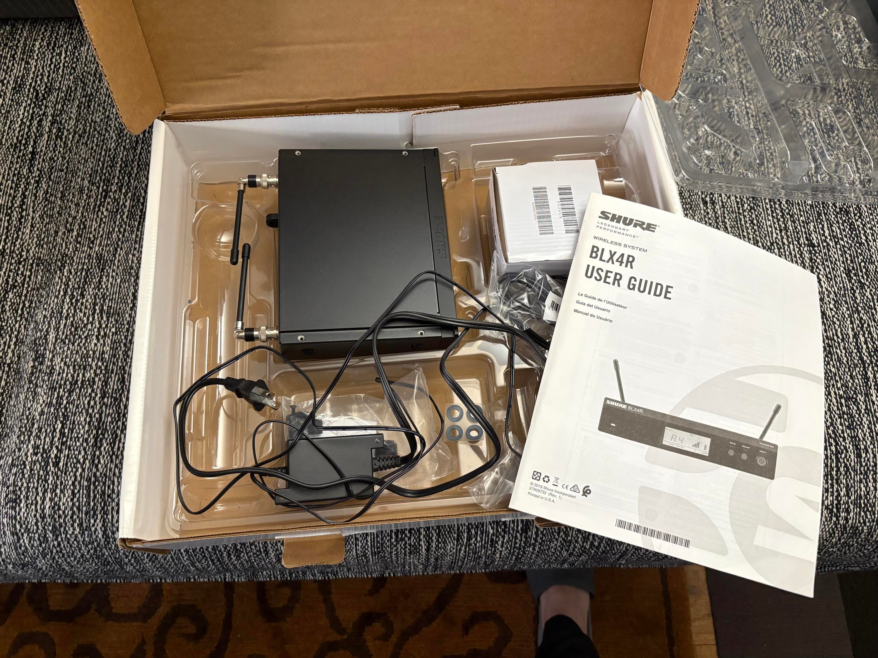 Used Shure BLX4R Wireless Receiver - Sweetwater's Gear Exchange