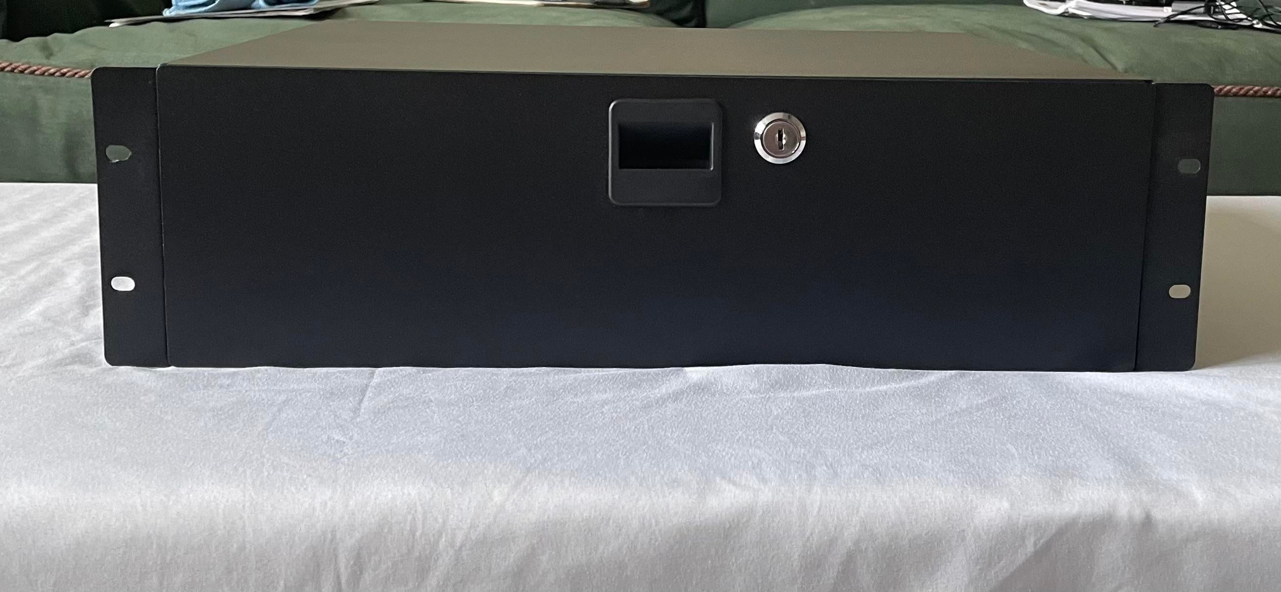 Used On-Stage RDL3000 3U Locking - Sweetwater's Gear Exchange